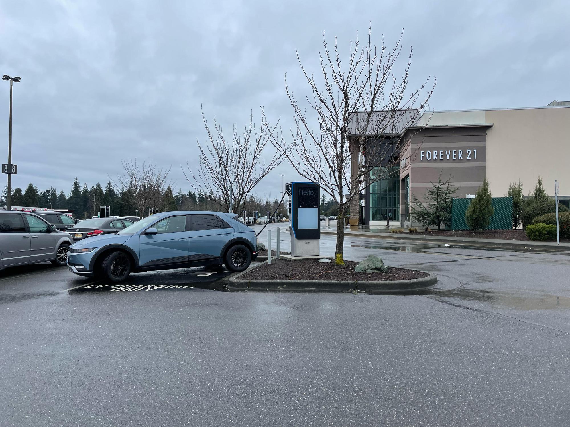 Bellis Fair Mall - H&M | Bellingham, WA | EV Station