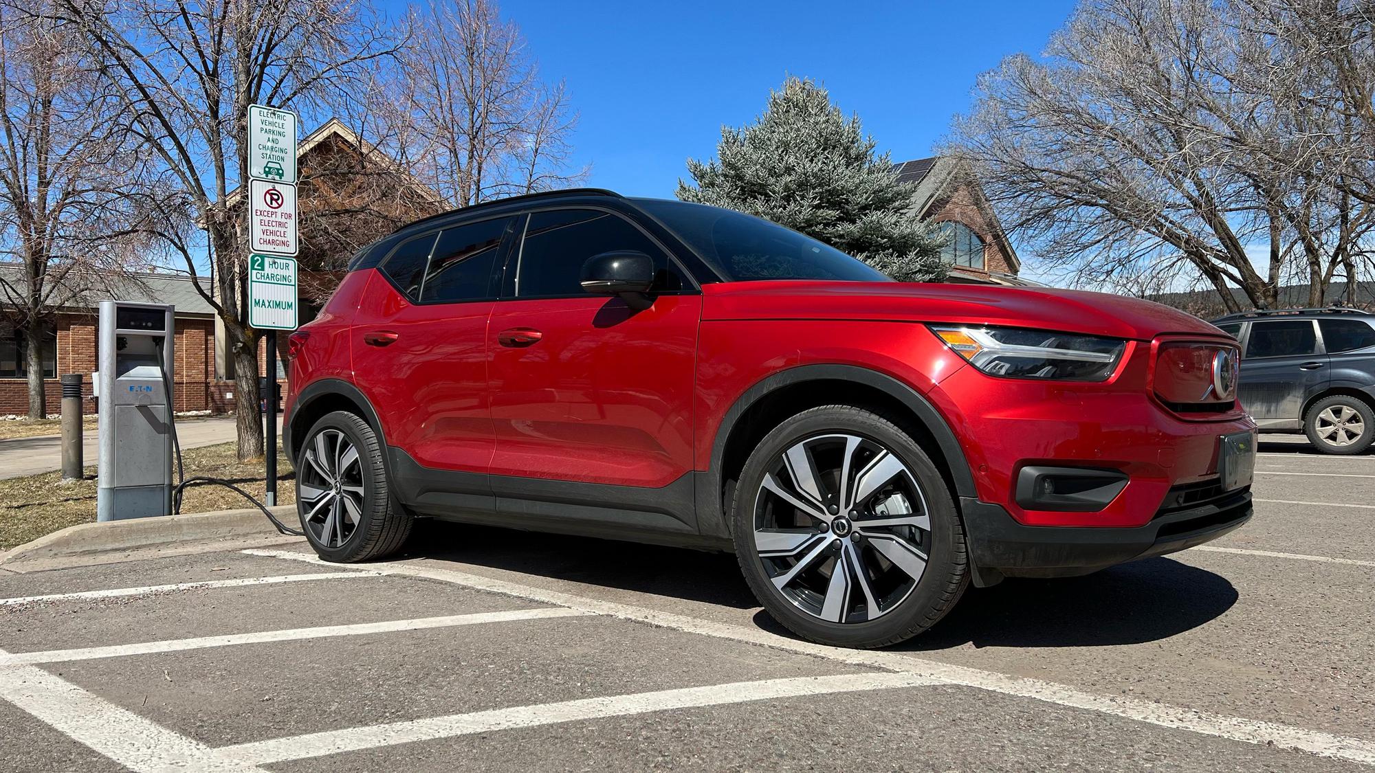 Carbondale Town Hall | Carbondale, CO | EV Station