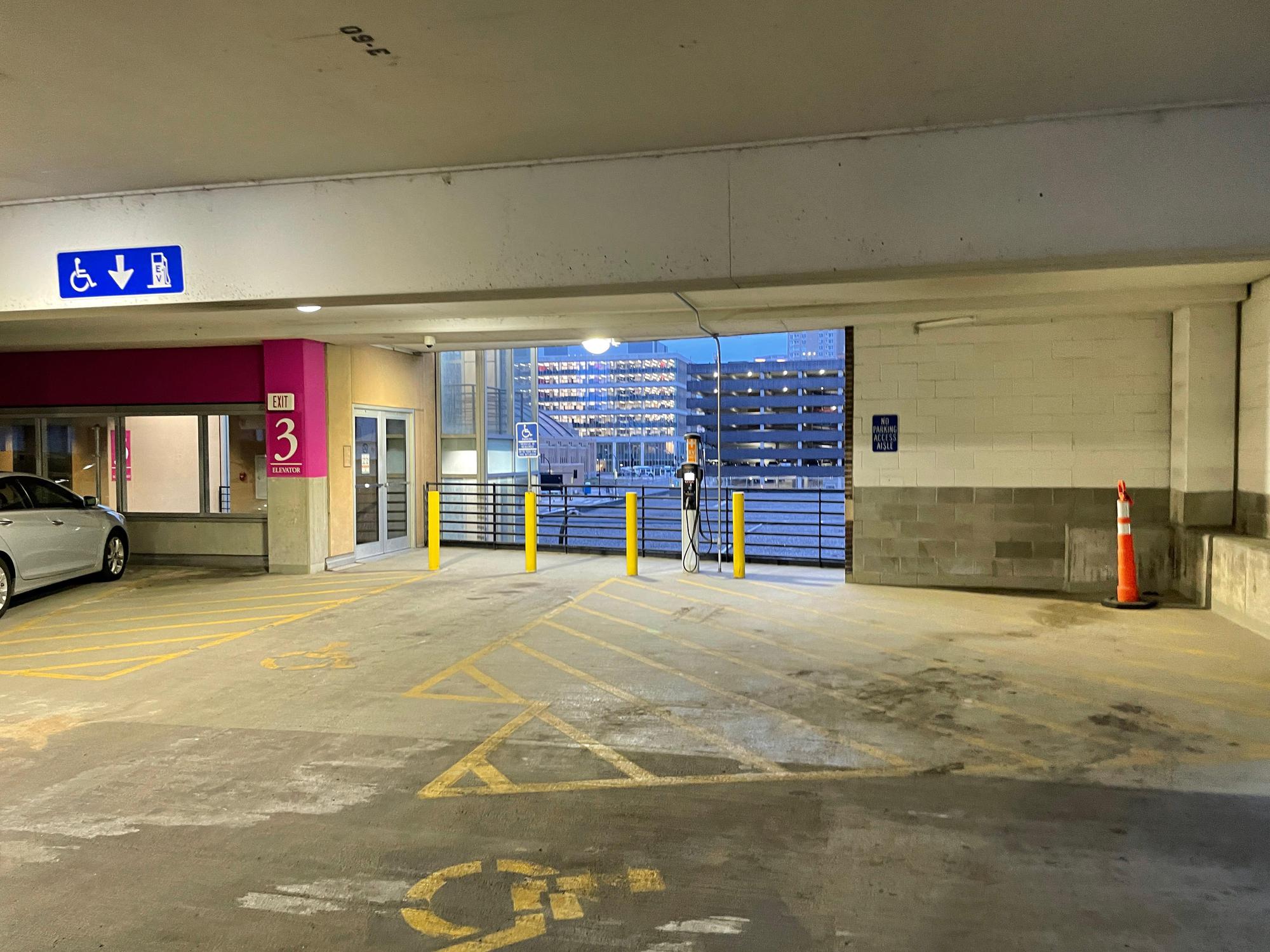 Jerry Haaf Parking Ramp | Minneapolis, MN | EV Station