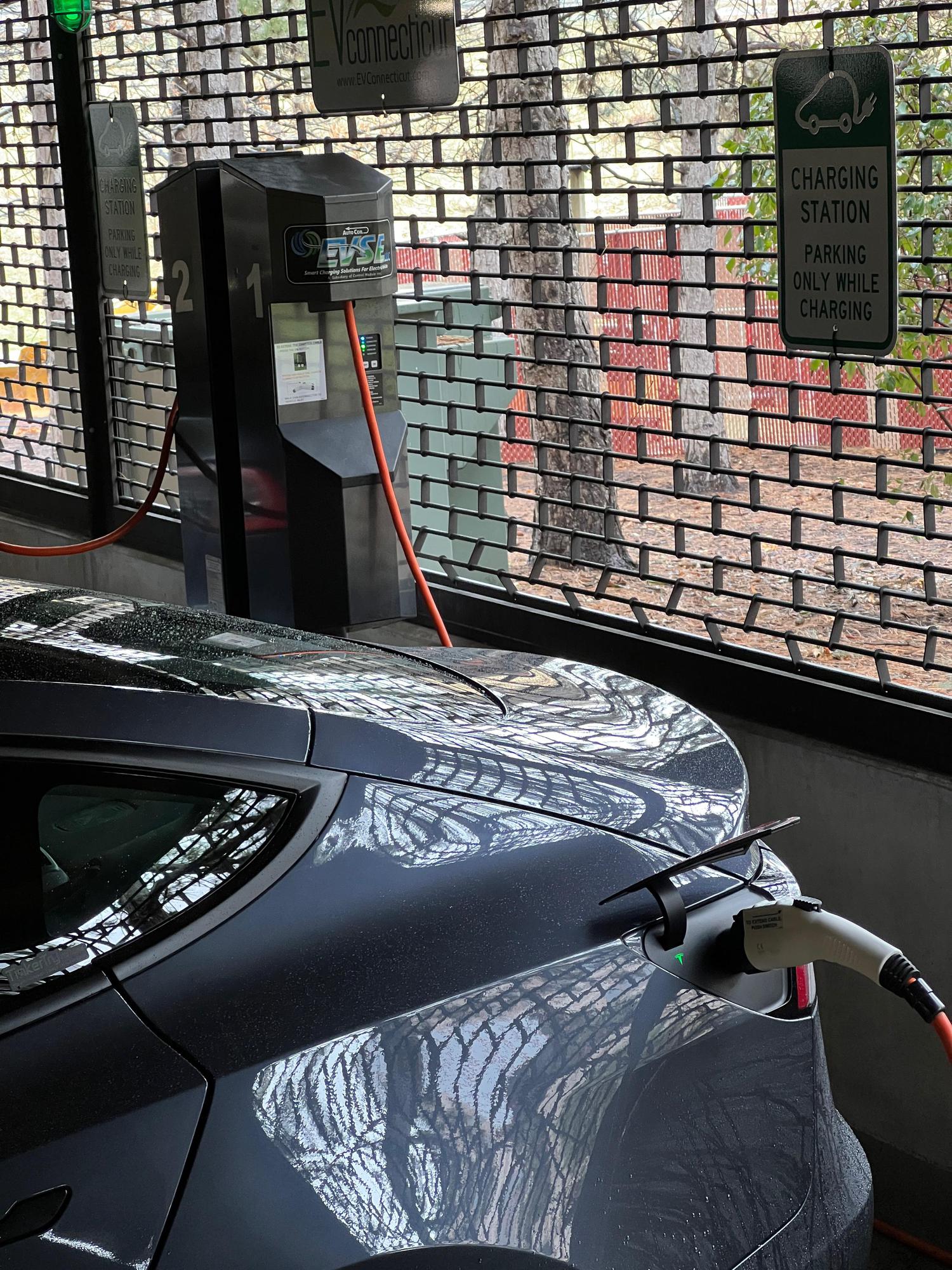 Connecticut Legislative Office Building | Hartford, CT | EV Station