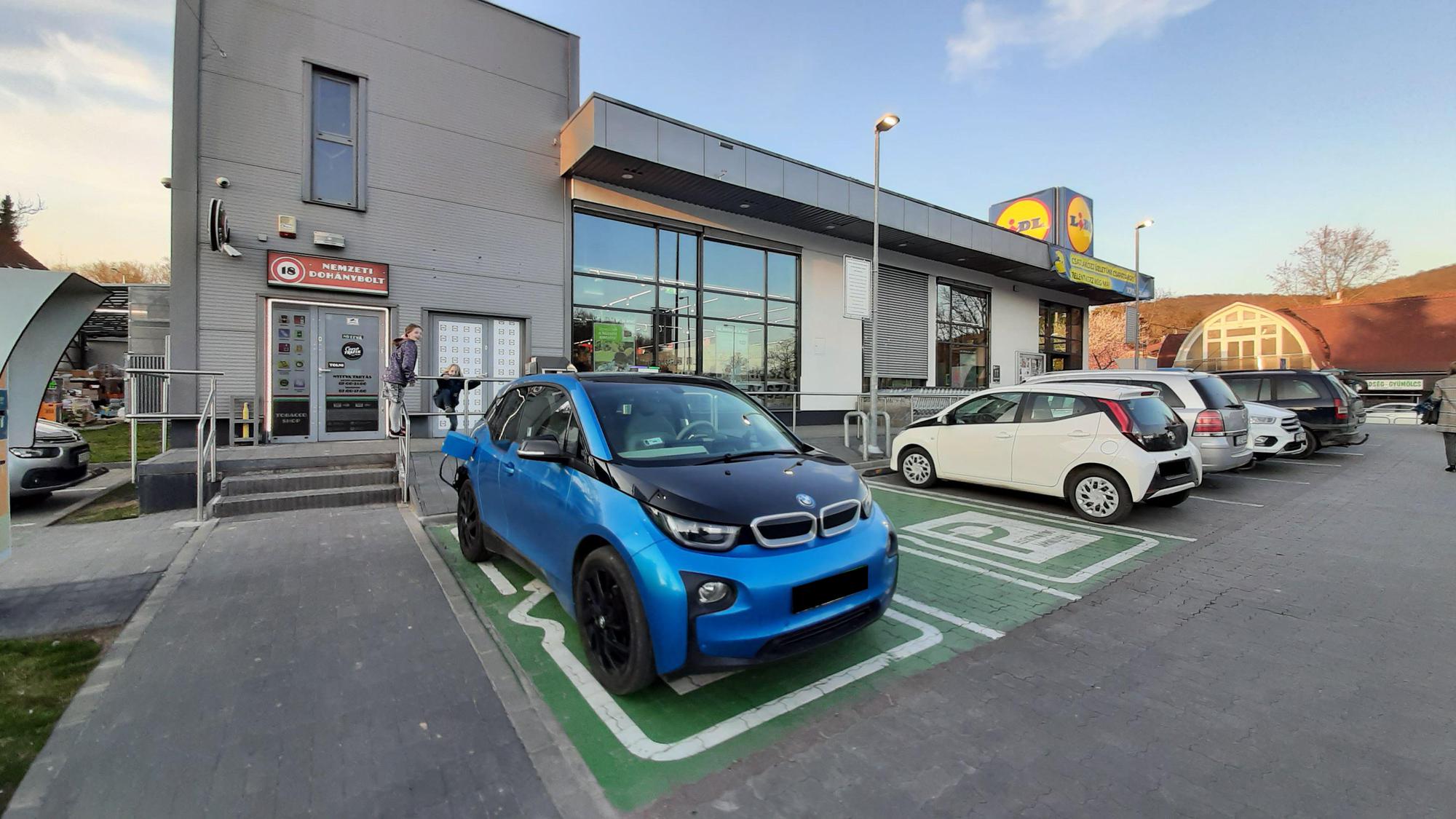 Lidl - Ördögárok utca | 1029 Budapest, Ördögárok utca 6., Hungary | EV ...