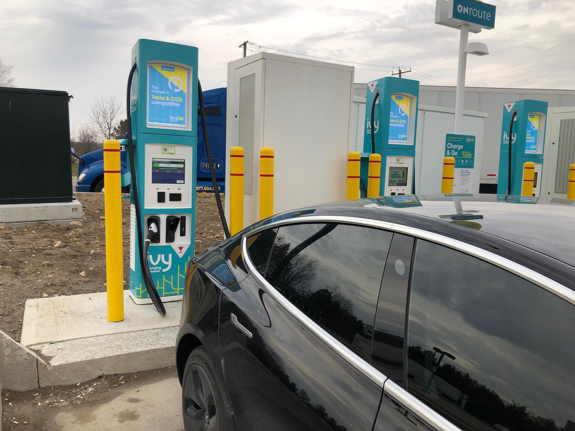 ONroute Cambridge North 401-Westbound | Cambridge, ON | EV Station