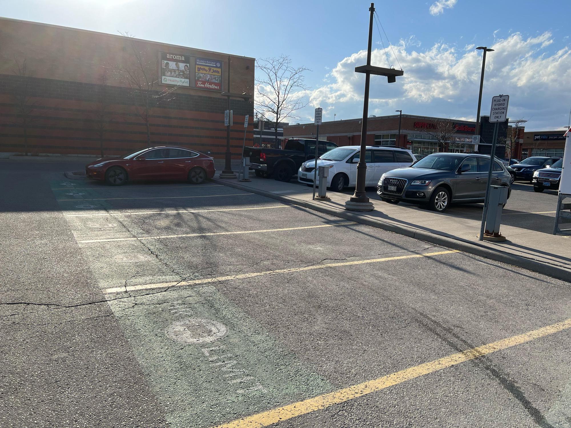 Leaside Village - Longo's (2) | Toronto, ON | EV Station