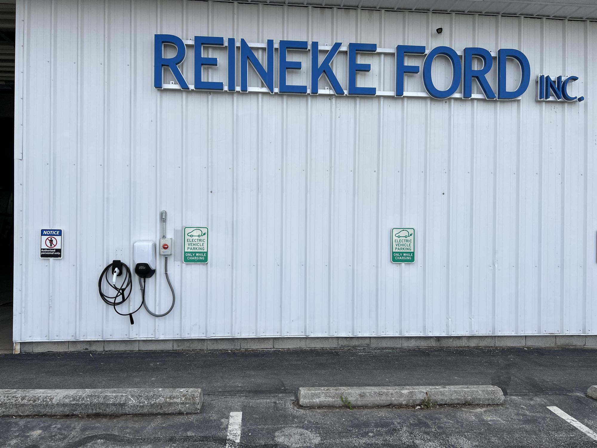 Reineke Ford | Fostoria, OH | EV Station
