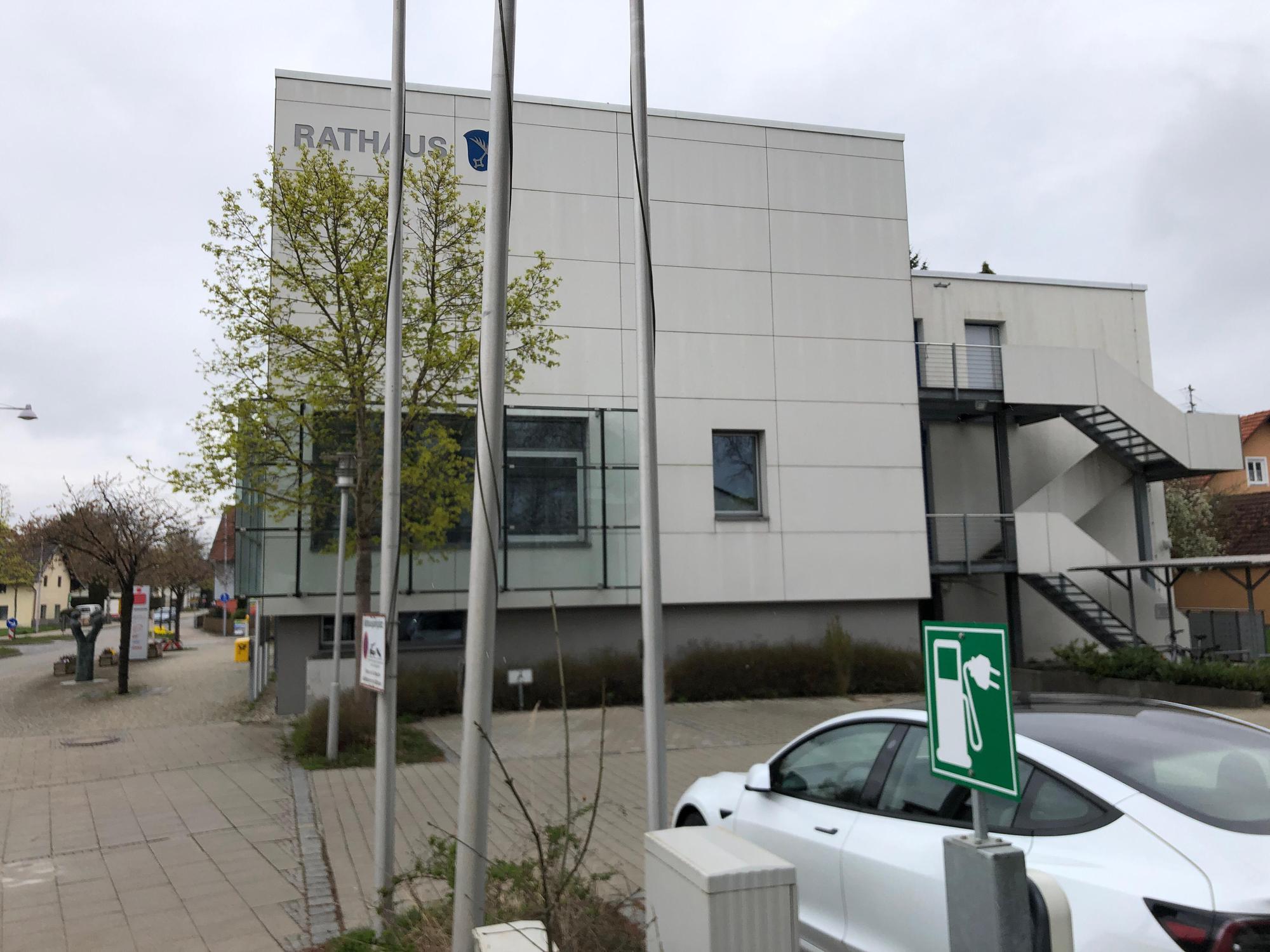 Rathaus Moosinning | Moosinning, BY | EV Station