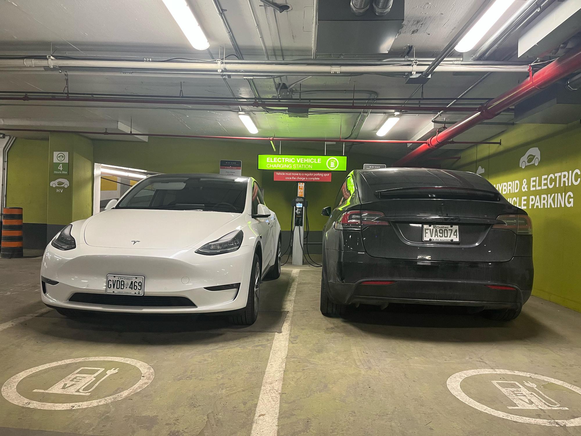 Yonge & Eglinton Center | Toronto, ON | EV Station