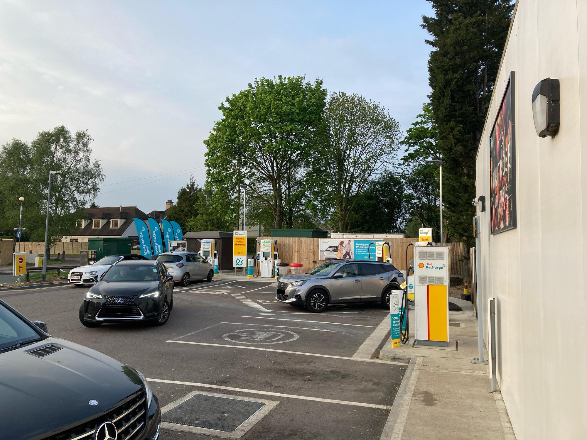 Shell Little Waitrose Chiswell | 547 Watford Rd, St Albans AL2 3DU, UK ...