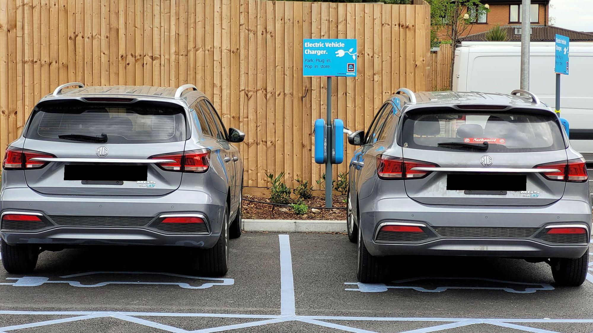 Aldi Supermarket | 5 Kestrel Cl, Poole BH16 5RP, UK | EV Station