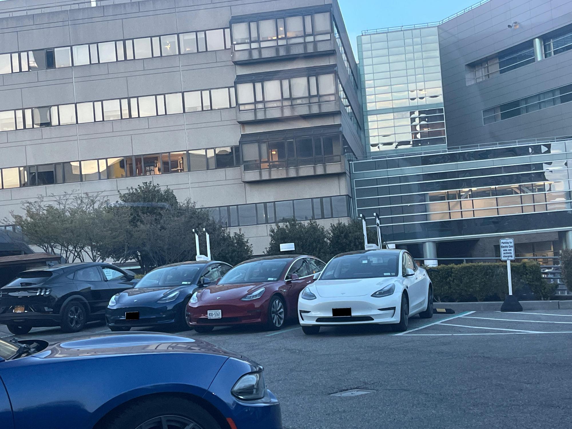 Long Island Jewish Medical Center Employee Parking | 270-05 76th Ave ...