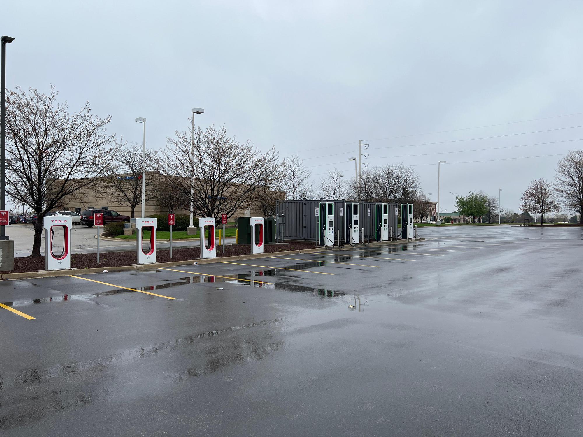 Meijer Aurora (1) | Aurora, IL | EV Station