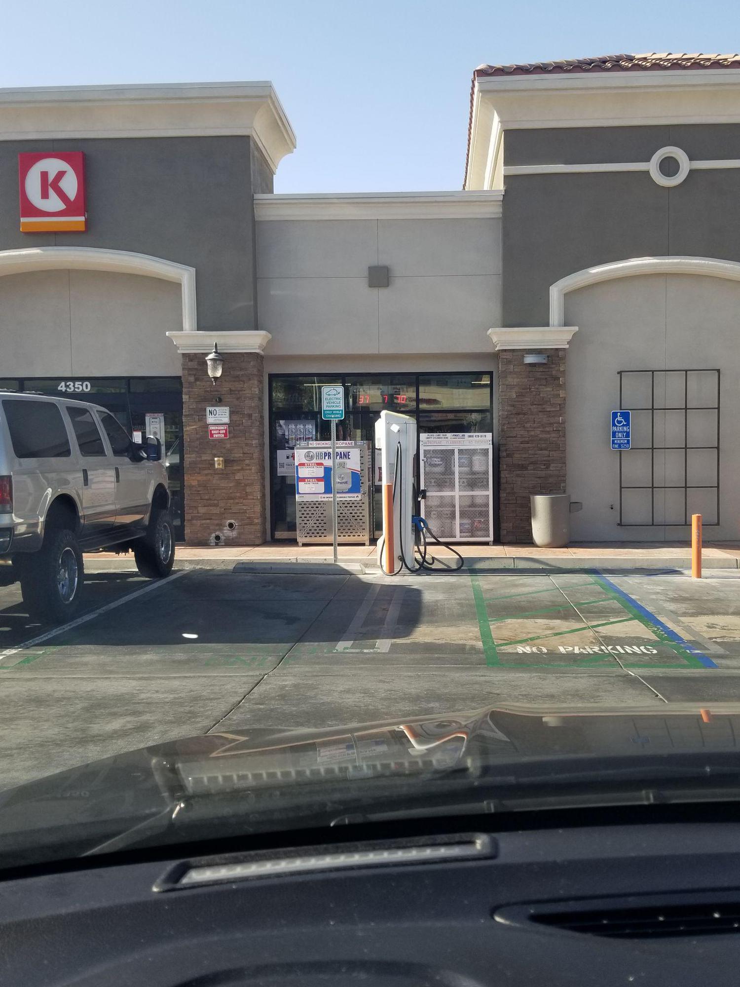 Circle K/76 Station - Corona | Corona, CA | EV Station