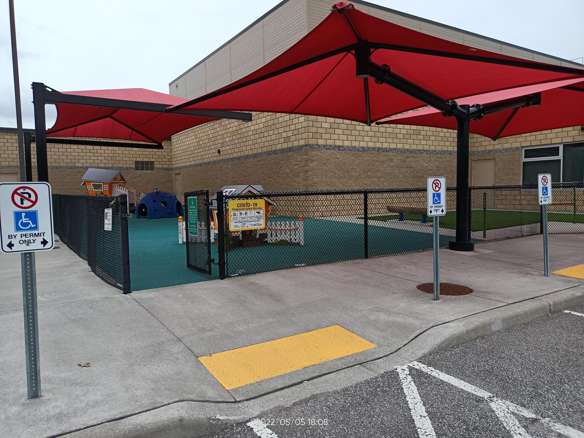 Capri Pizzeria Recreation Complex | Windsor, ON | EV Station