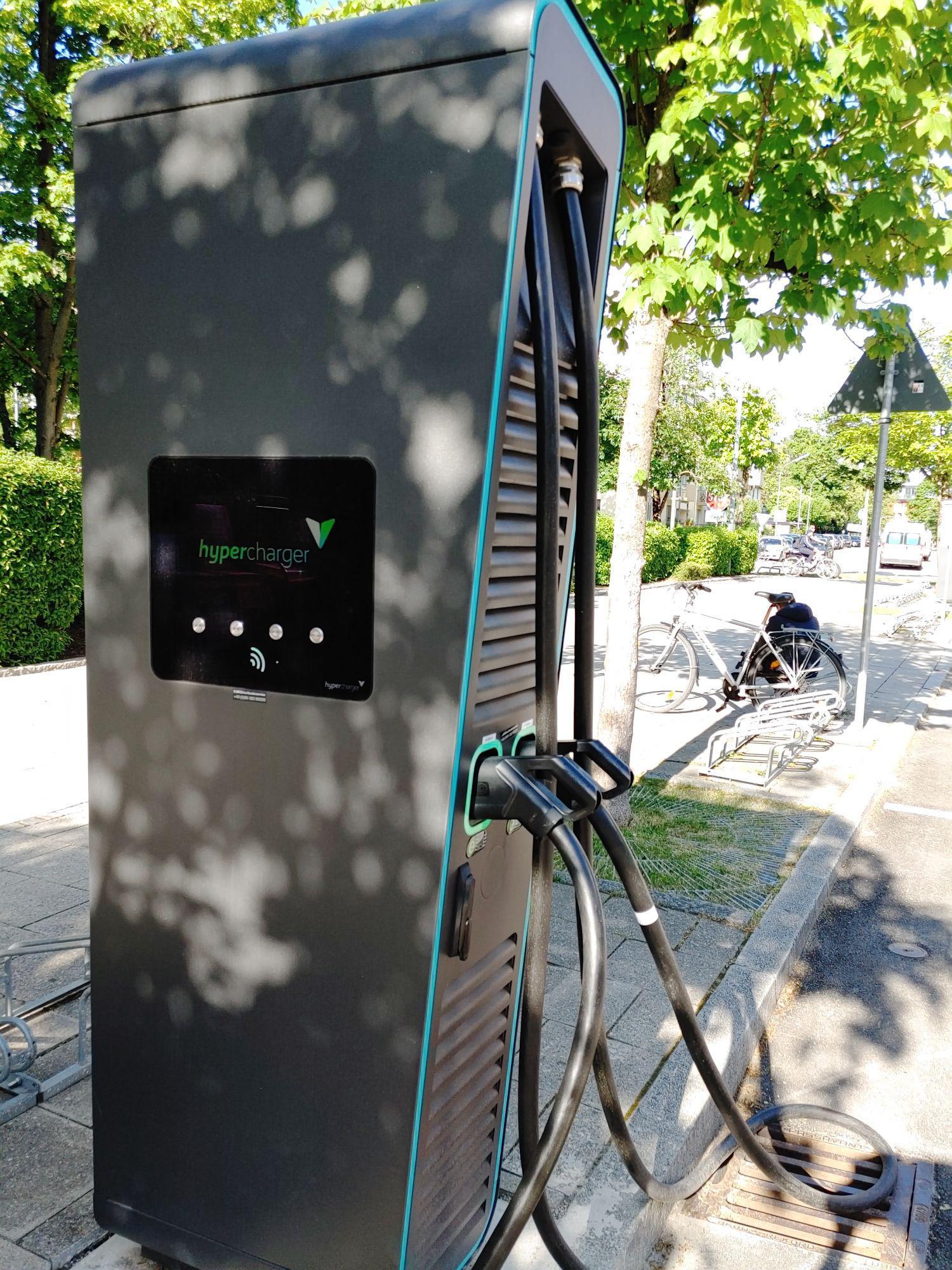 Compleo Charging Technologies GmbH | M, BY | EV Station