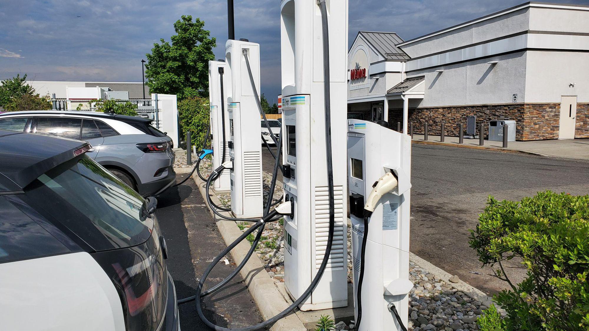 Walmart Supercenter Kearny | Kearny, NJ | EV Station