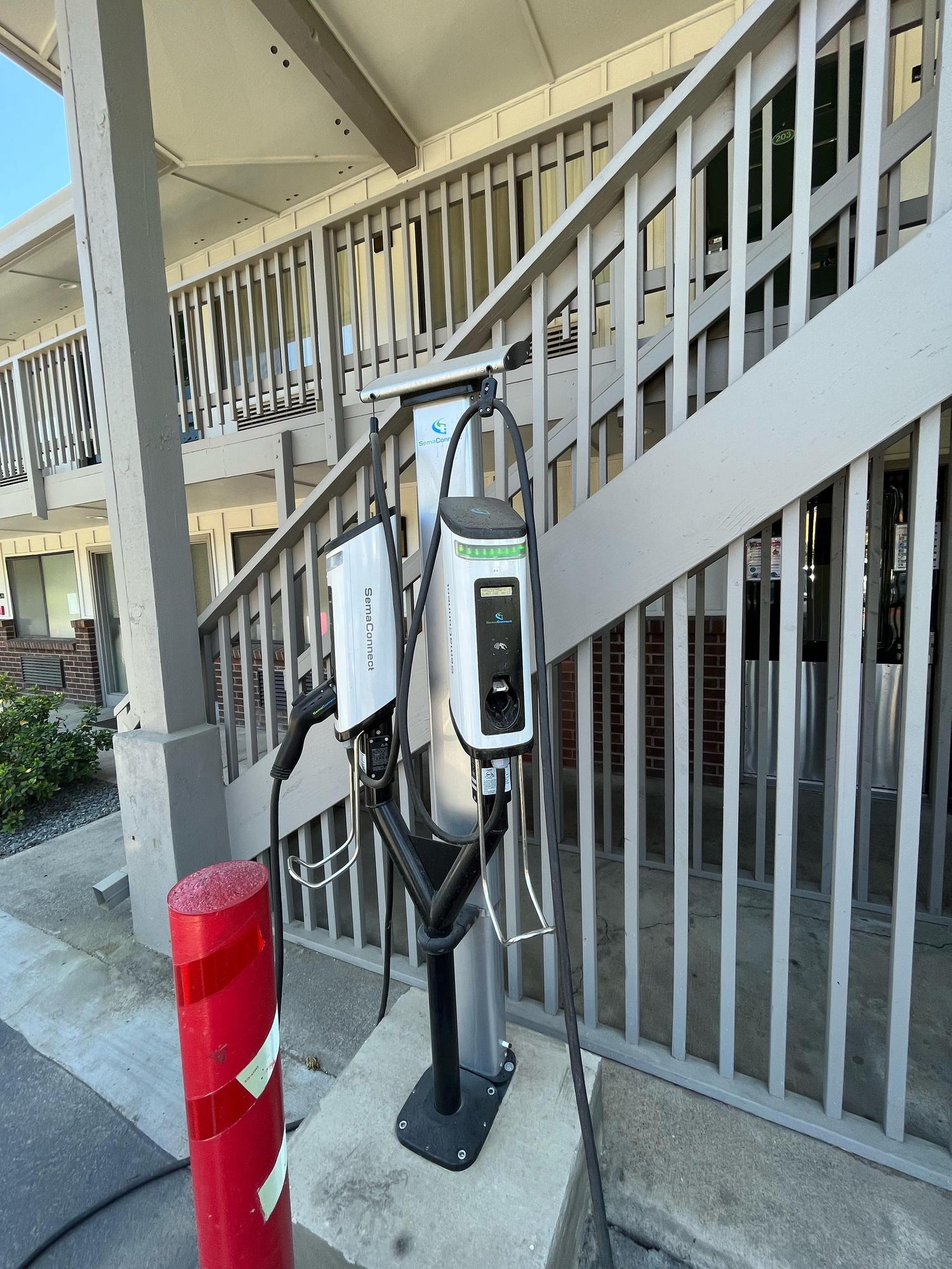 Best Western Shadow Inn | Woodland, CA | EV Station