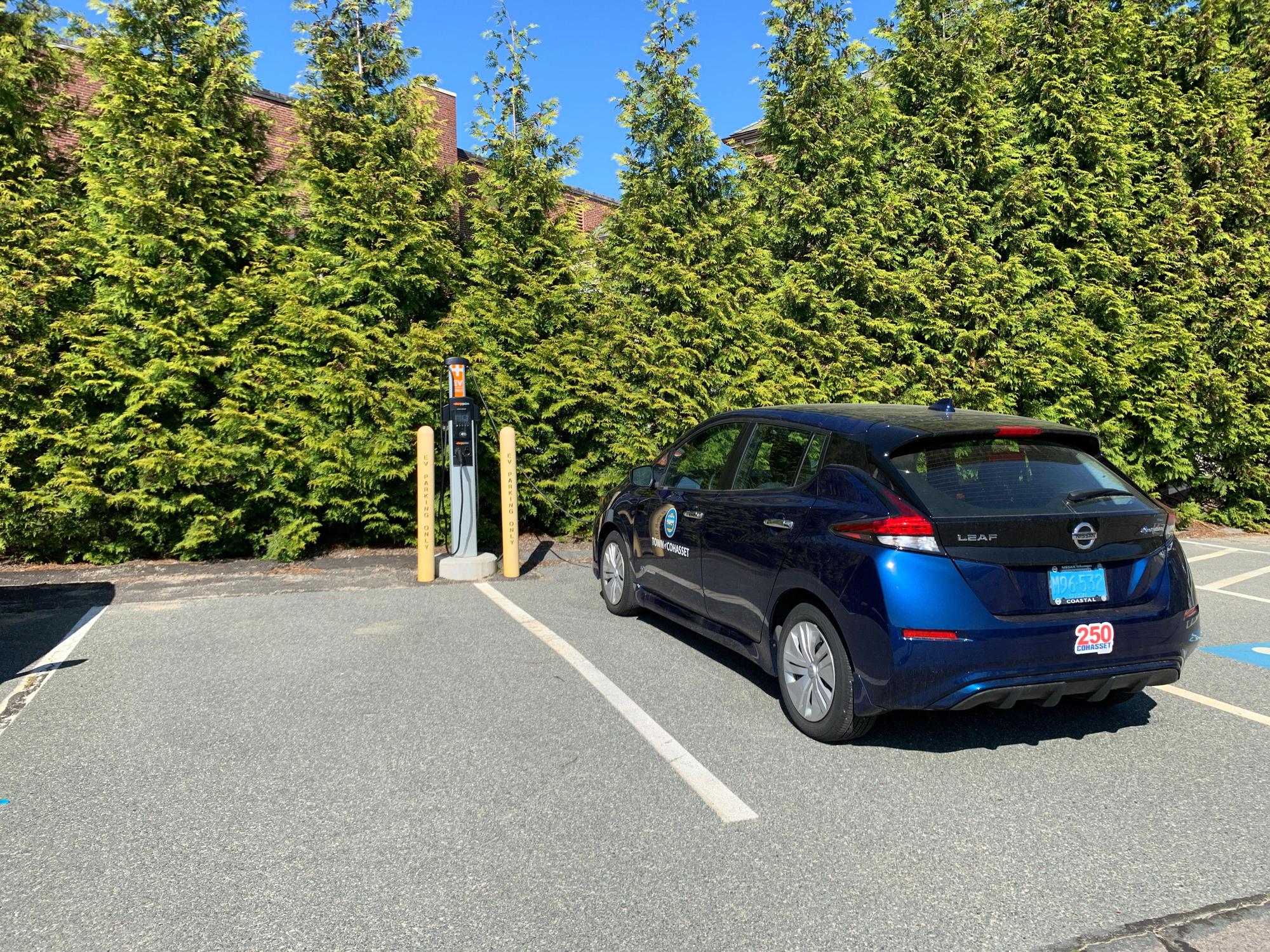 Paul Pratt Memorial Library | Cohasset, MA | EV Station
