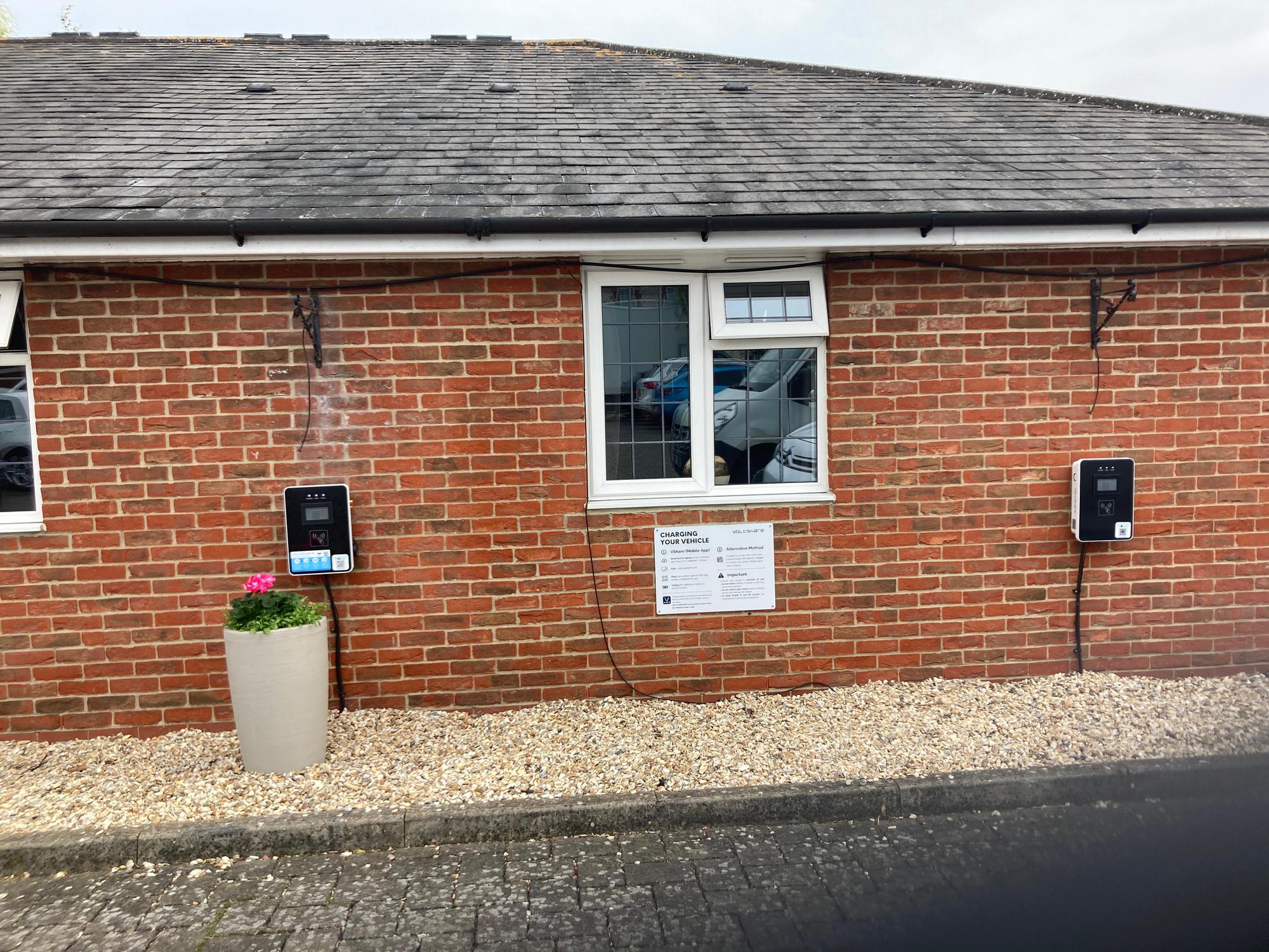 The Woolpack Inn | 71 Fishbourne Rd W, Chichester PO19 3JJ, UK | EV Station