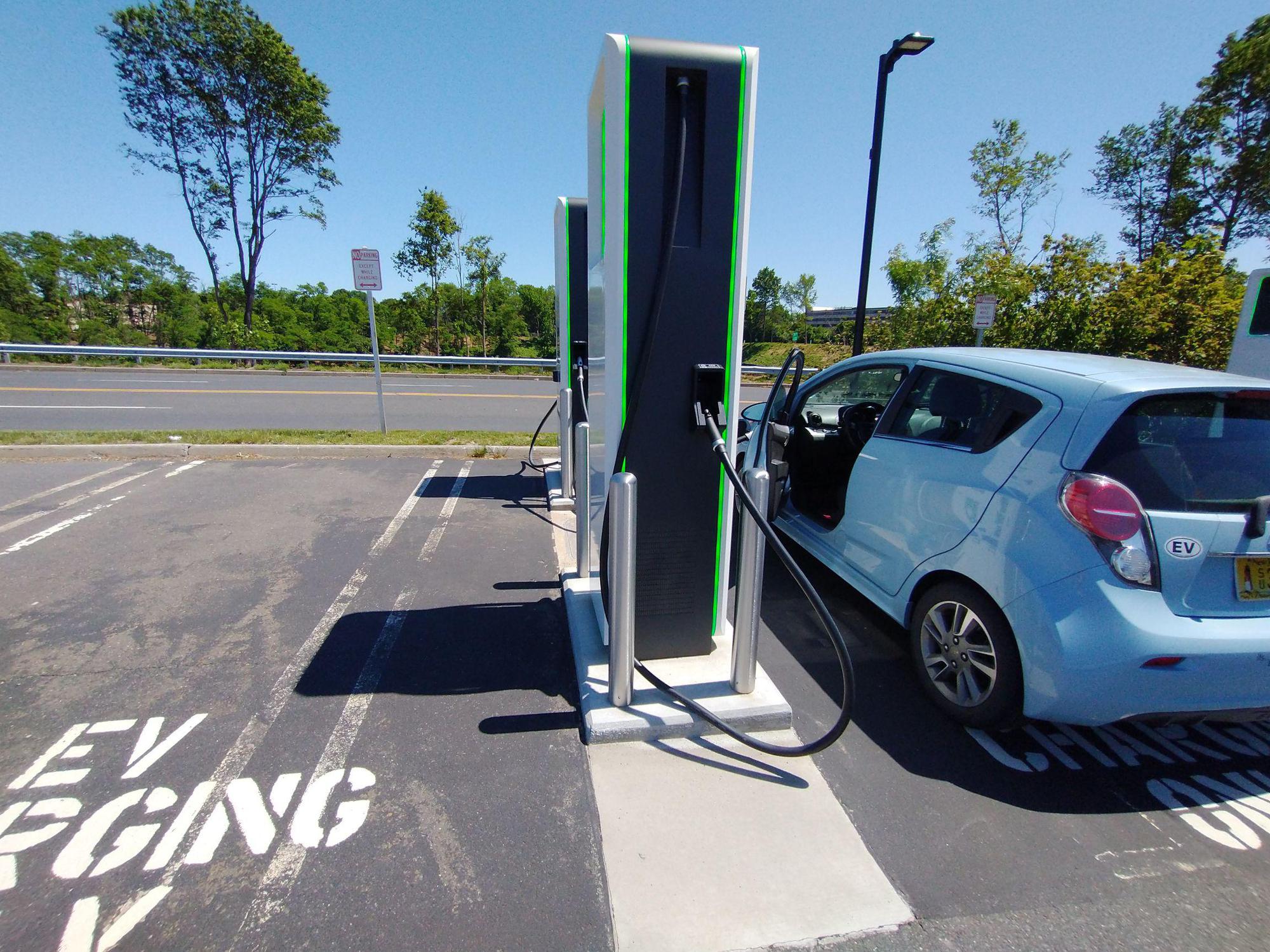 Freehold Raceway Mall | Freehold Township, NJ | EV Station
