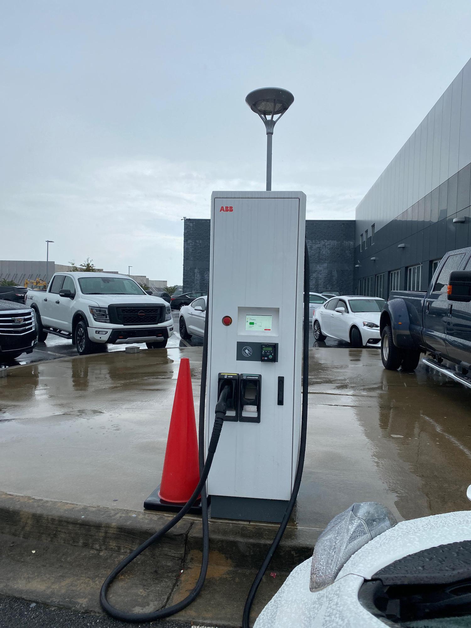 Mike Rezi Nissan Atlanta | Atlanta, GA | EV Station