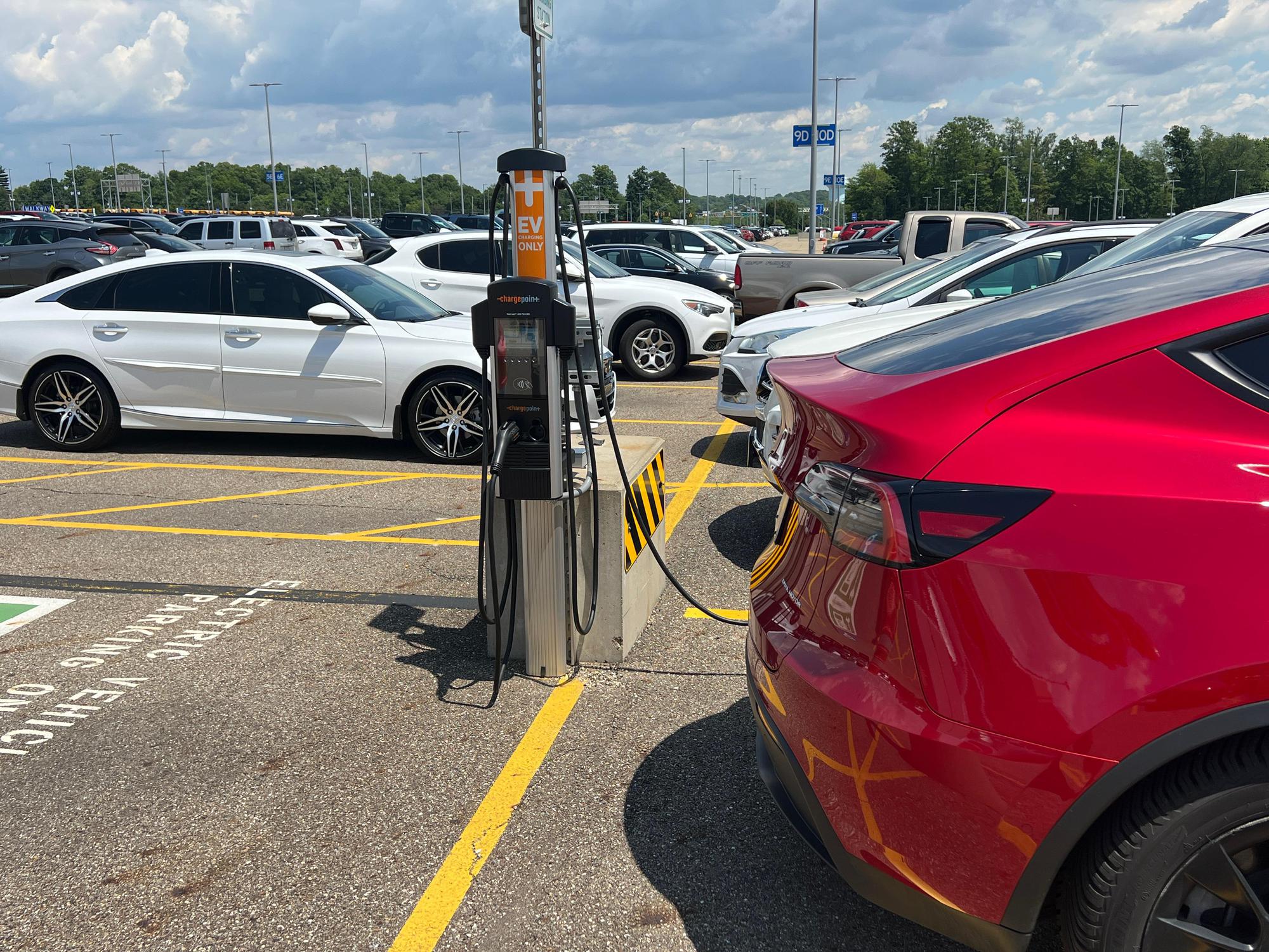 Akron Canton Airport - Short Term Parking | North Canton, OH | EV Station