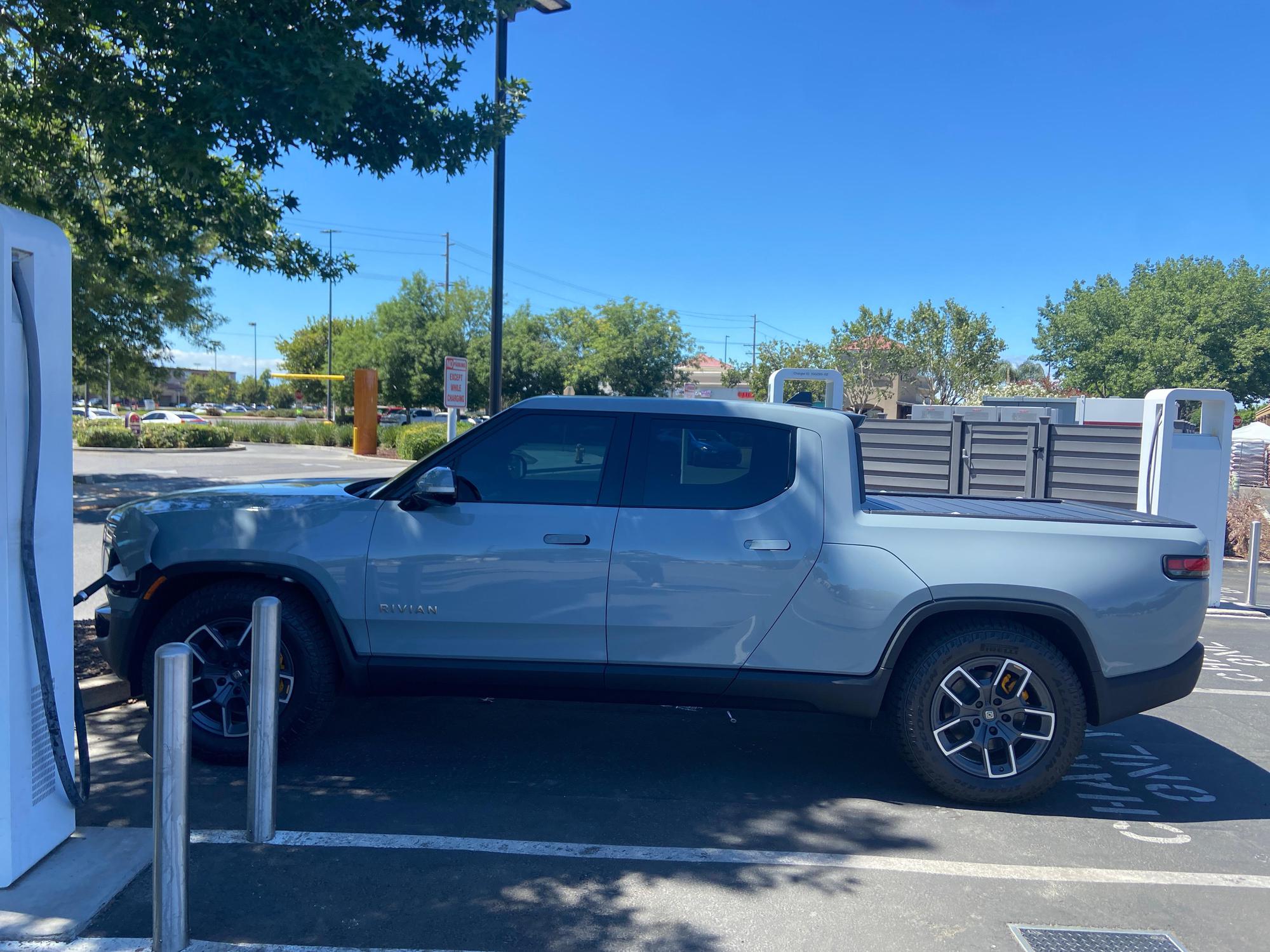 Walmart | Tulare, CA | EV Station