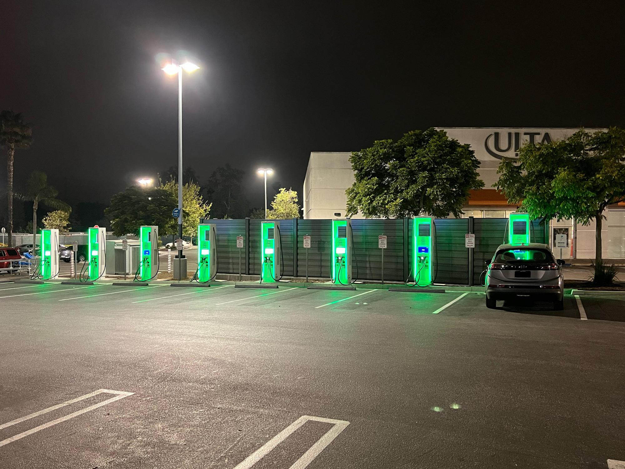 Walmart Superstore Burbank | Burbank, CA | EV Station