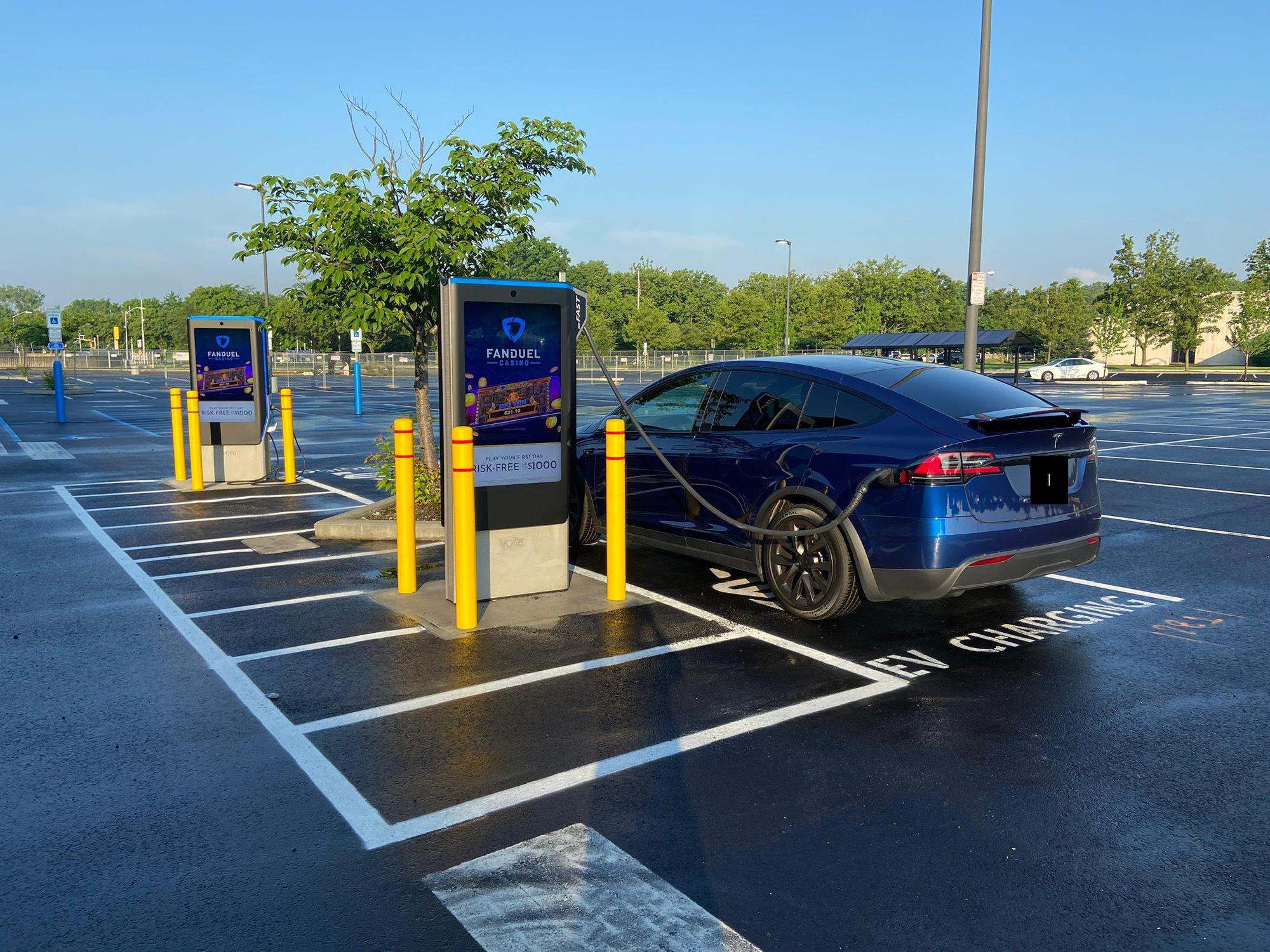 Lodi Commons - Amazon Fresh | Lodi, NJ | EV Station