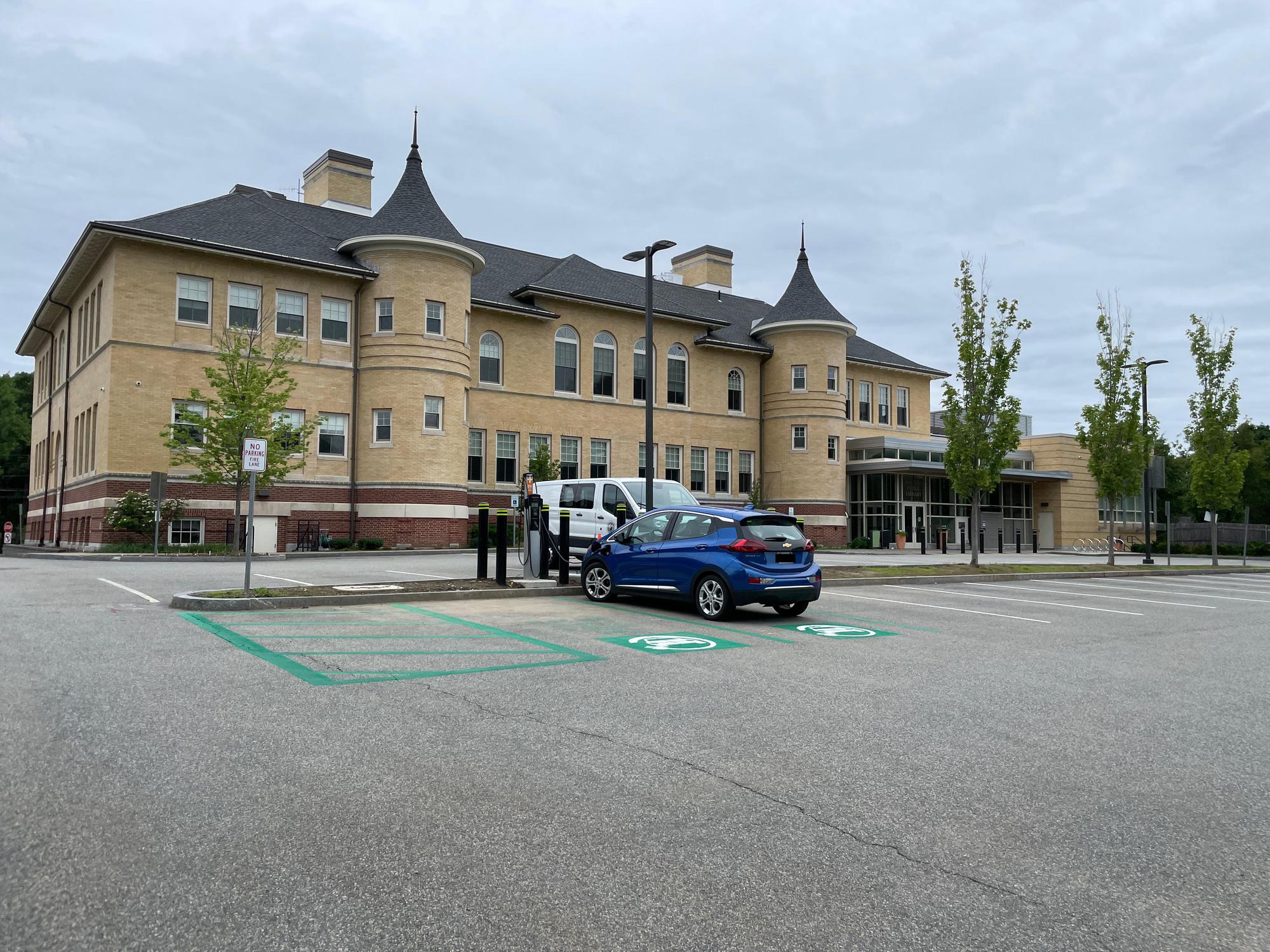 Reading Public Library (1) | Reading, MA | EV Station