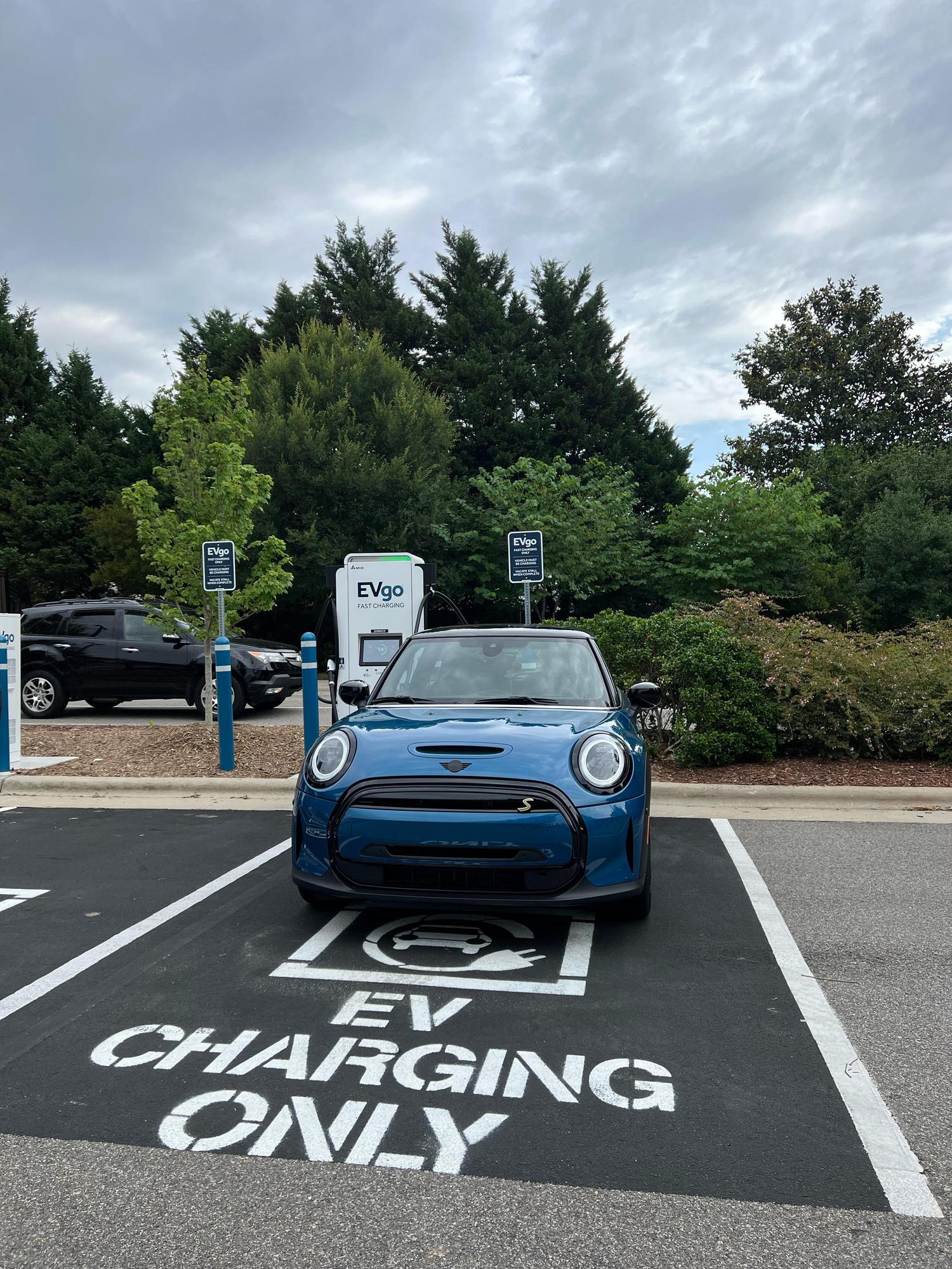 Ridgewood Shopping Center | Raleigh, NC | EV Station