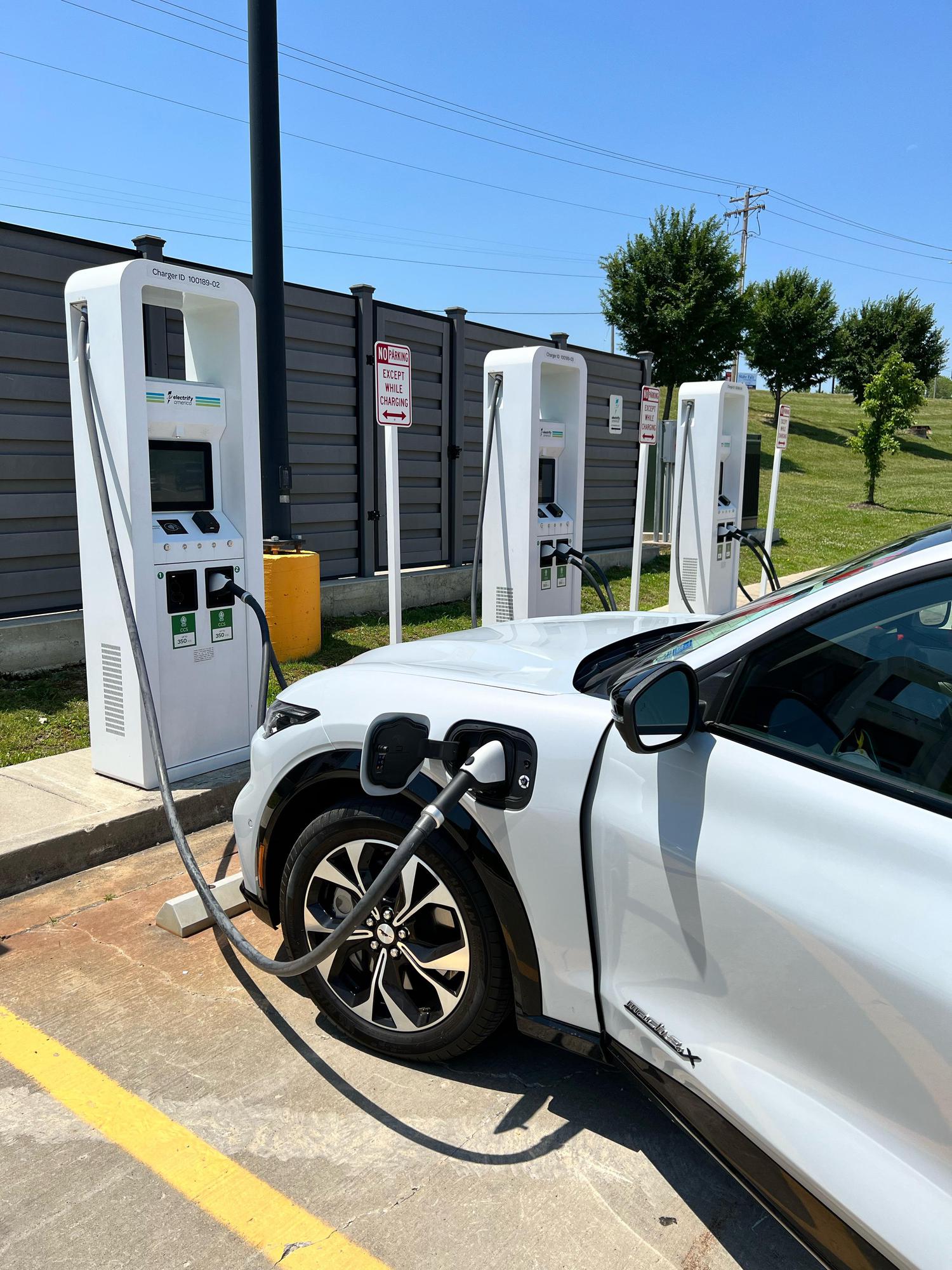 Walmart Supercenter | Boonville, MO | EV Station