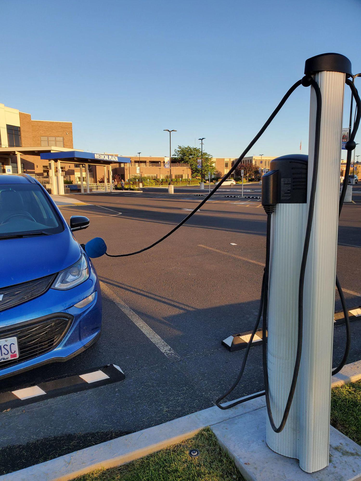 Good Shepherd Health Care Medical Plaza | Hermiston, OR | EV Station