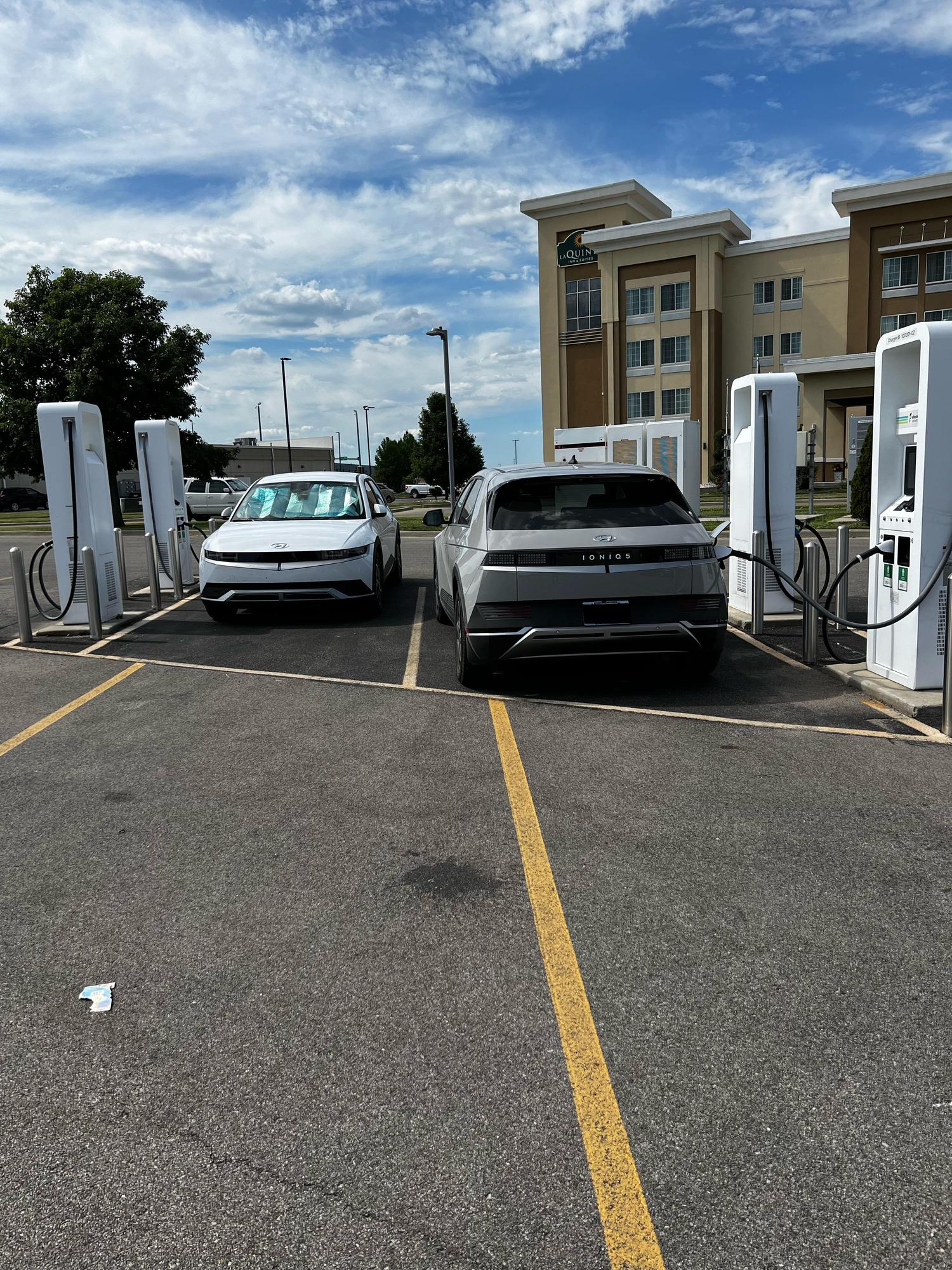 Walmart Supercenter Springfield | Springfield, IL | EV Station