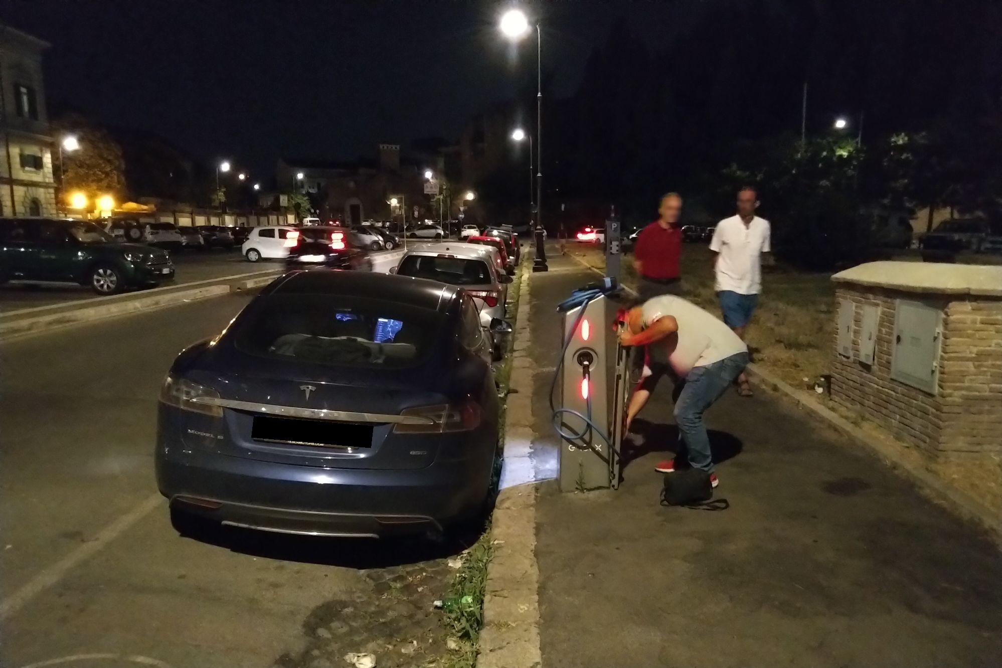 Piazza Celimontana | Roma, Lazio | EV Station