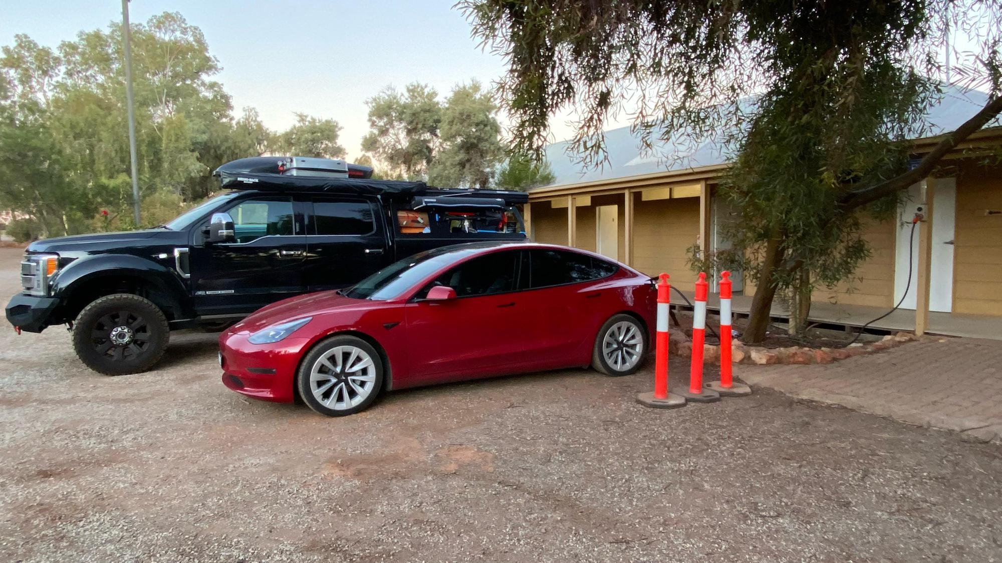 Erldunda Roadhouse (2) | Ghan, NT | EV Station