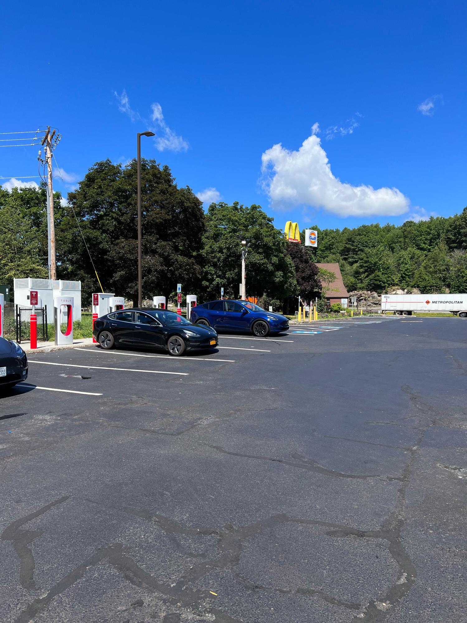 Charlton Service Plaza Eastbound | Charlton, MA | EV Station