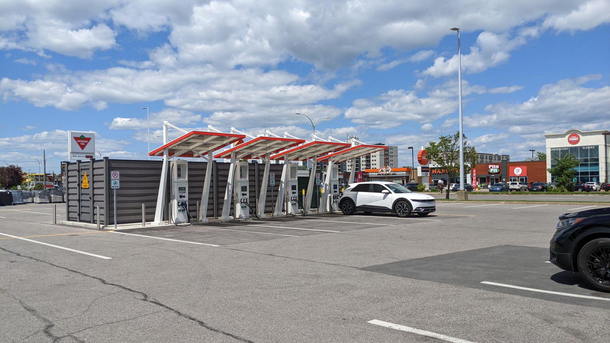 Canadian Tire Trois-Rivières | Trois-Rivières, QC | EV Station