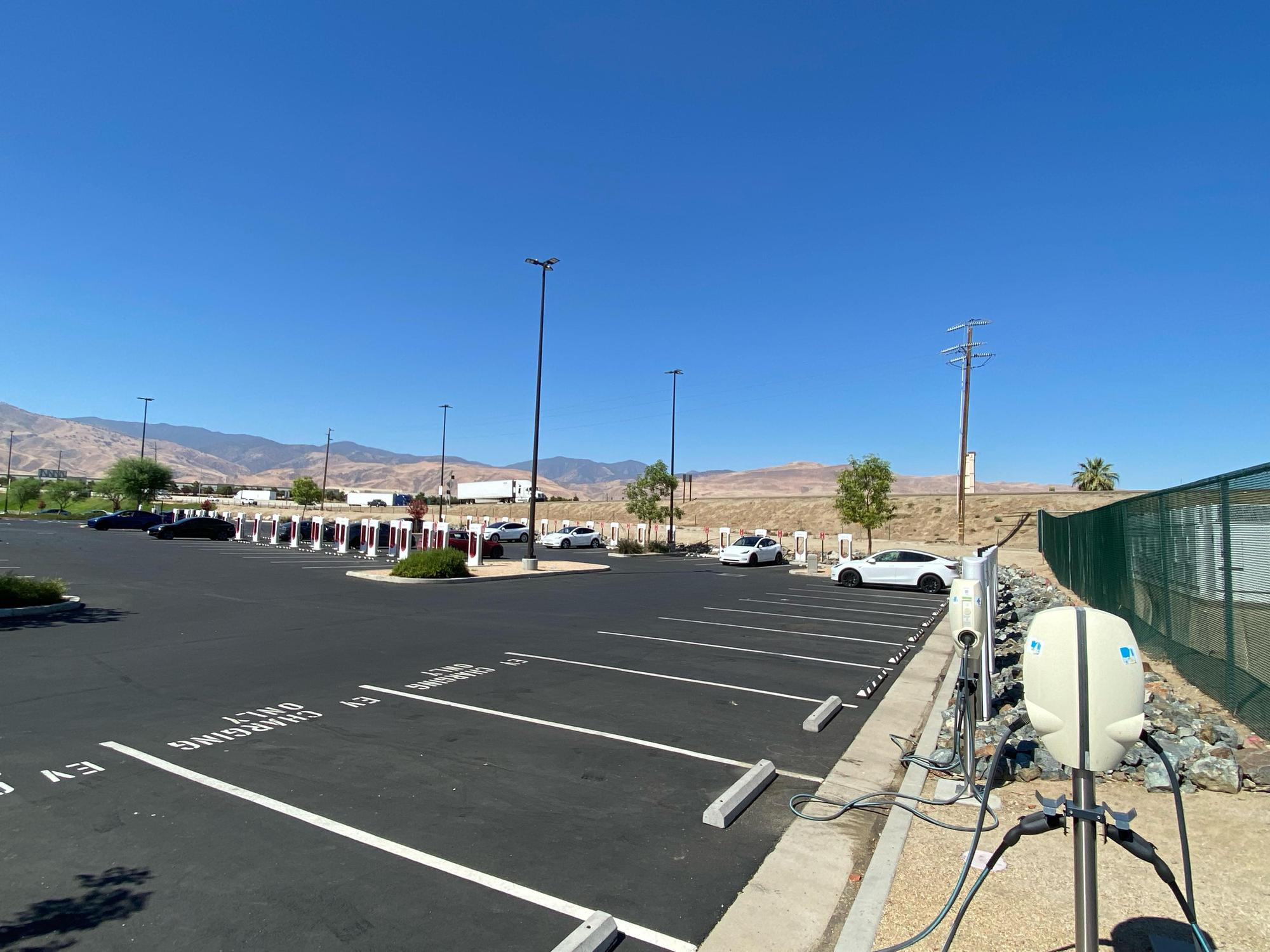 Outlets at Tejon | Arvin, CA | EV Station