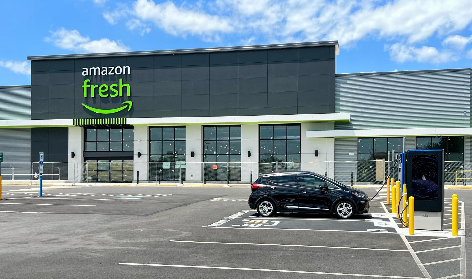 Red Lion Plaza - Amazon Fresh | Philadelphia, PA | EV Station