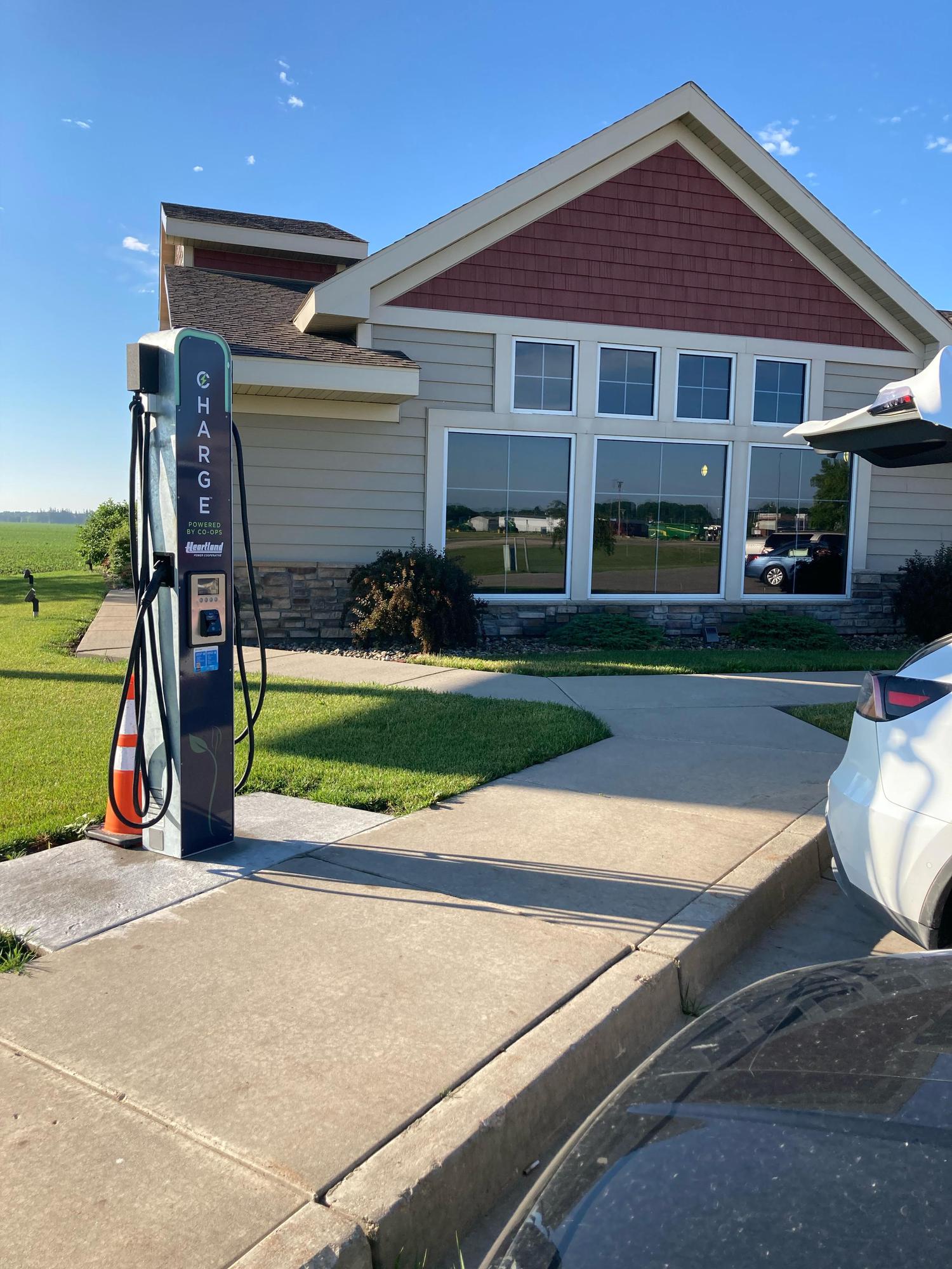 AmericInn by Wyndham Osage | Osage, IA | EV Station