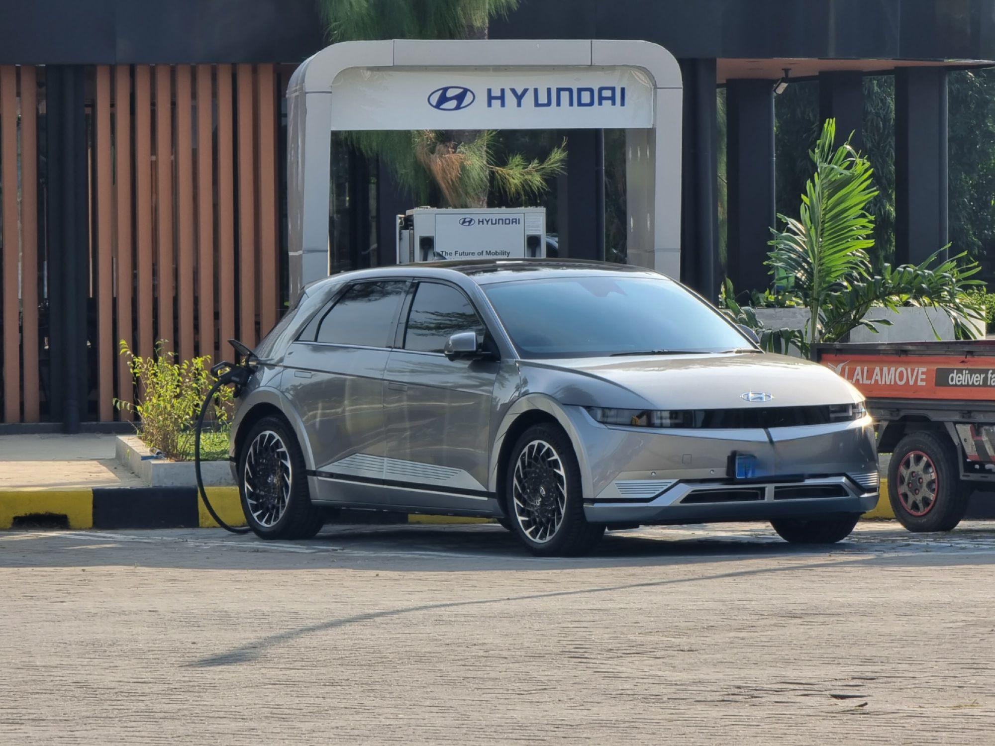 SPKLU Rest Area KM 207A Ruas Palikanci | 6HF6+WV4, Rest Area KM 207 ...