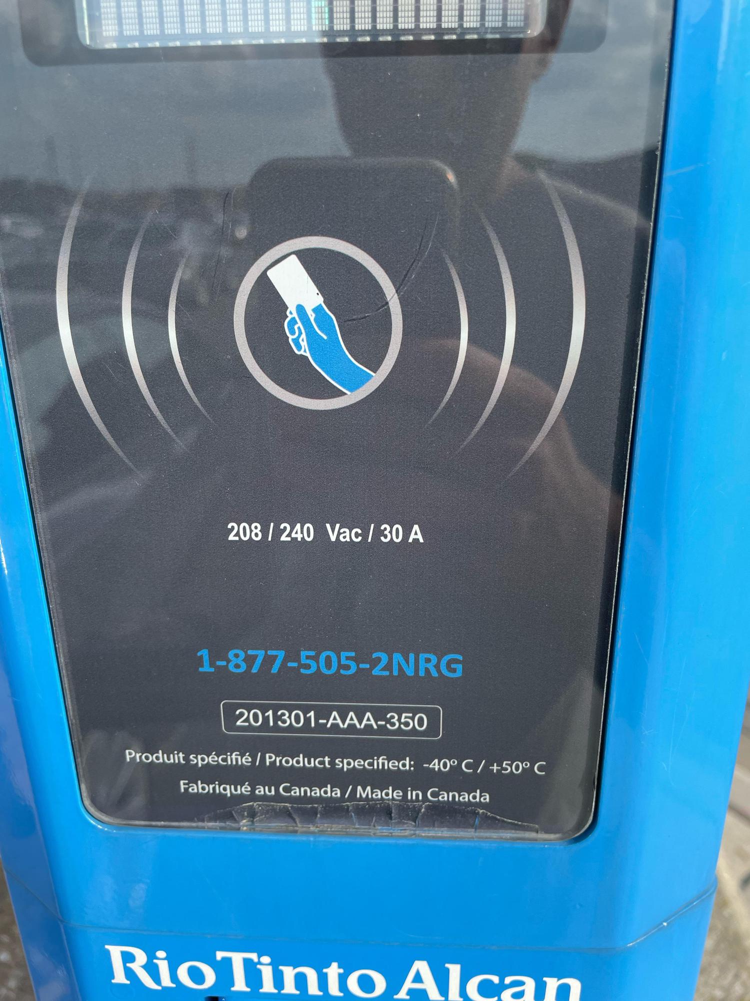 Mapleview Shopping Centre - Laura | Burlington, ON | EV Station