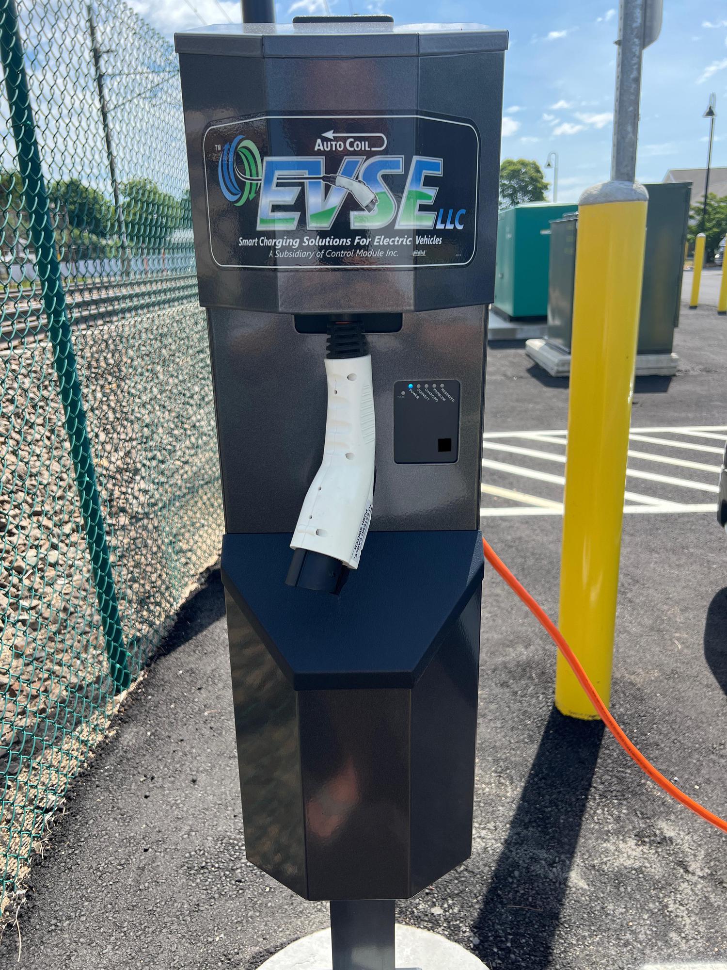 Clinton Train Station - South | Clinton, CT | EV Station