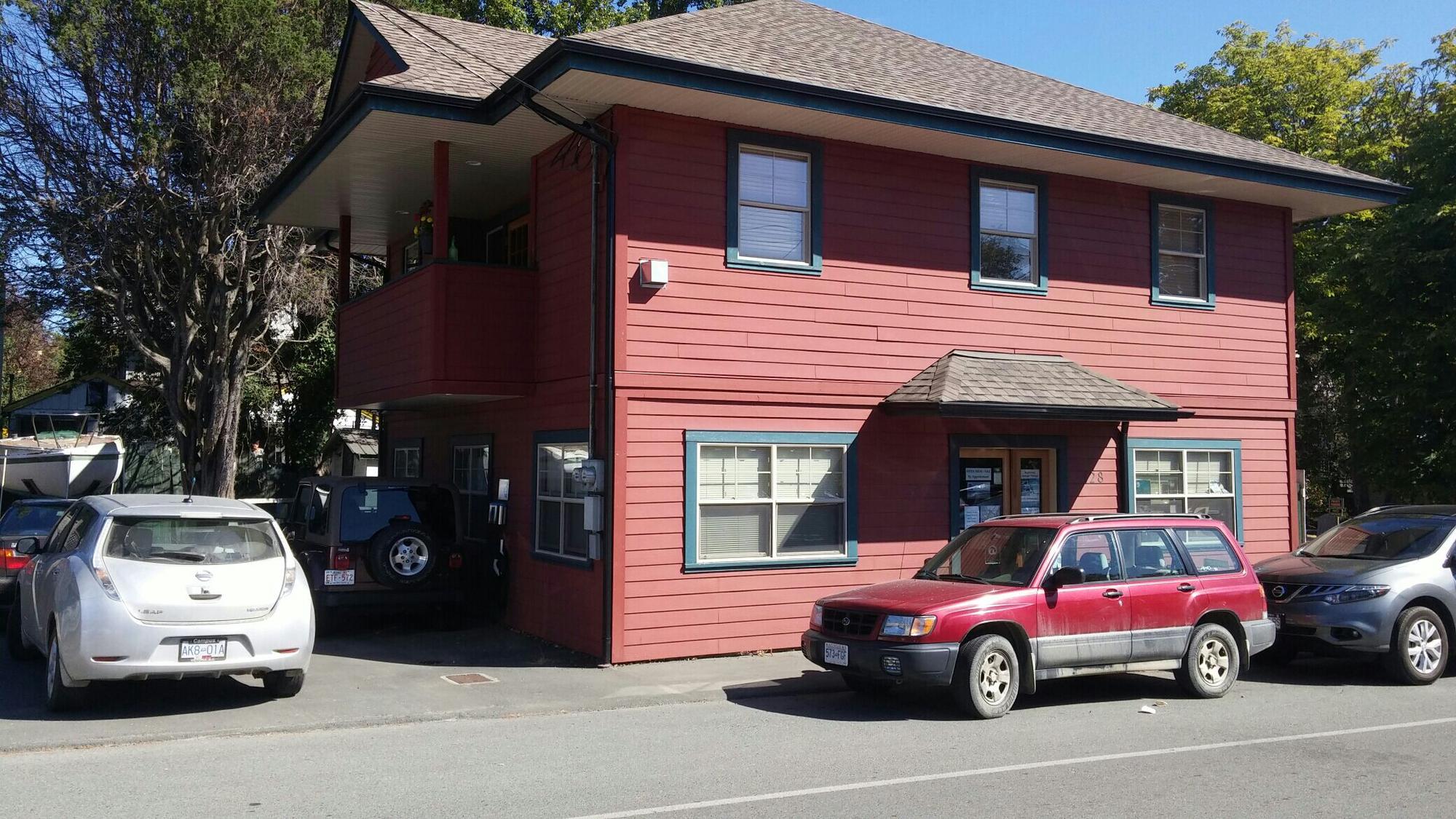 Salt Spring Inn | 128 Hereford Avenue, Saltspring Island Trust Area ...