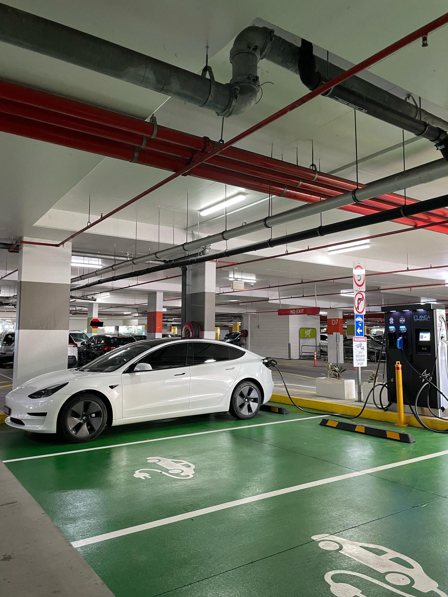 Calamvale Central Shopping Centre | Calamvale, QLD | EV Station