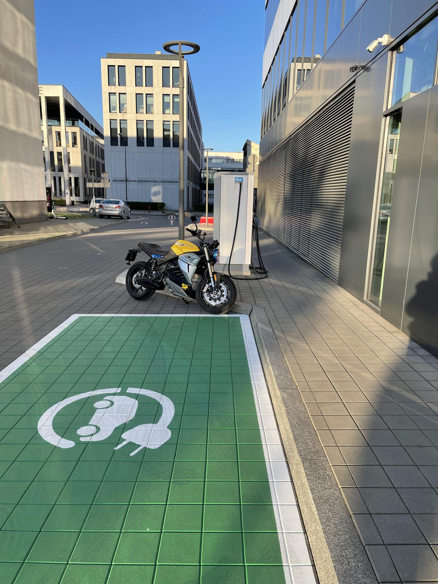 ABB Kraków Axis | Kraków, Małopolskie | EV Station