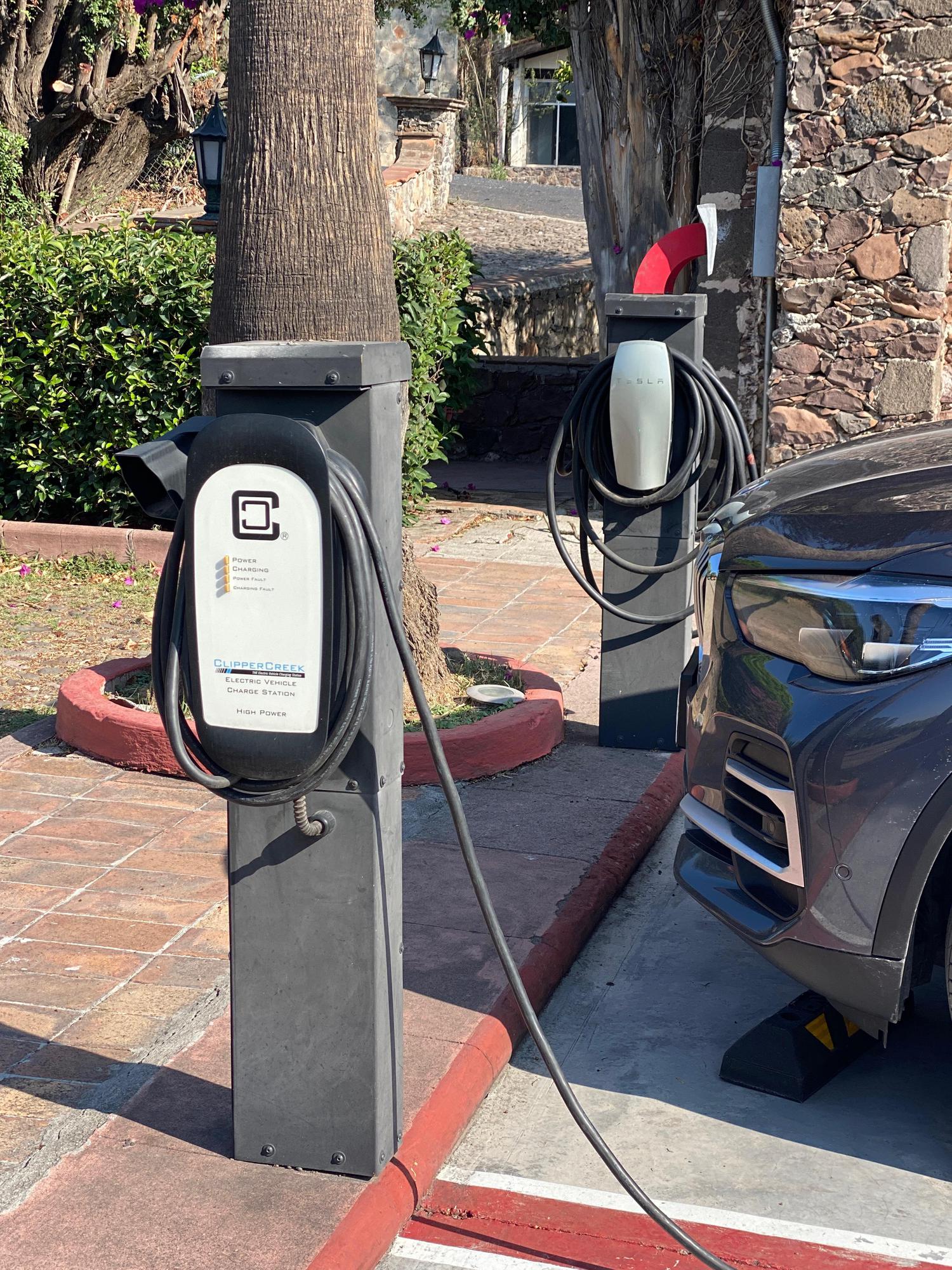 Mision San Gil | La Estancia, Qro. | EV Station