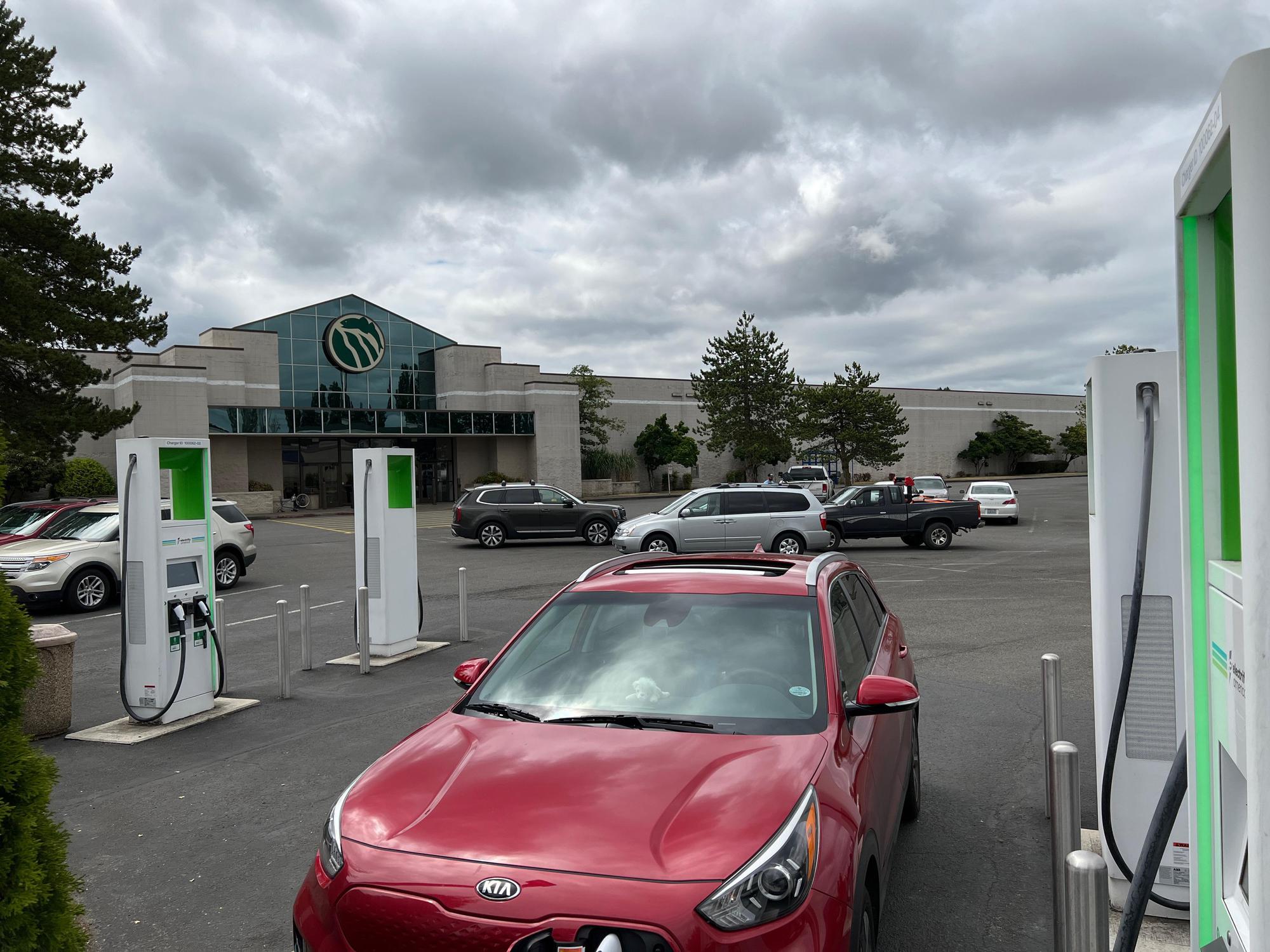 Three Rivers Mall | Kelso, WA | EV Station