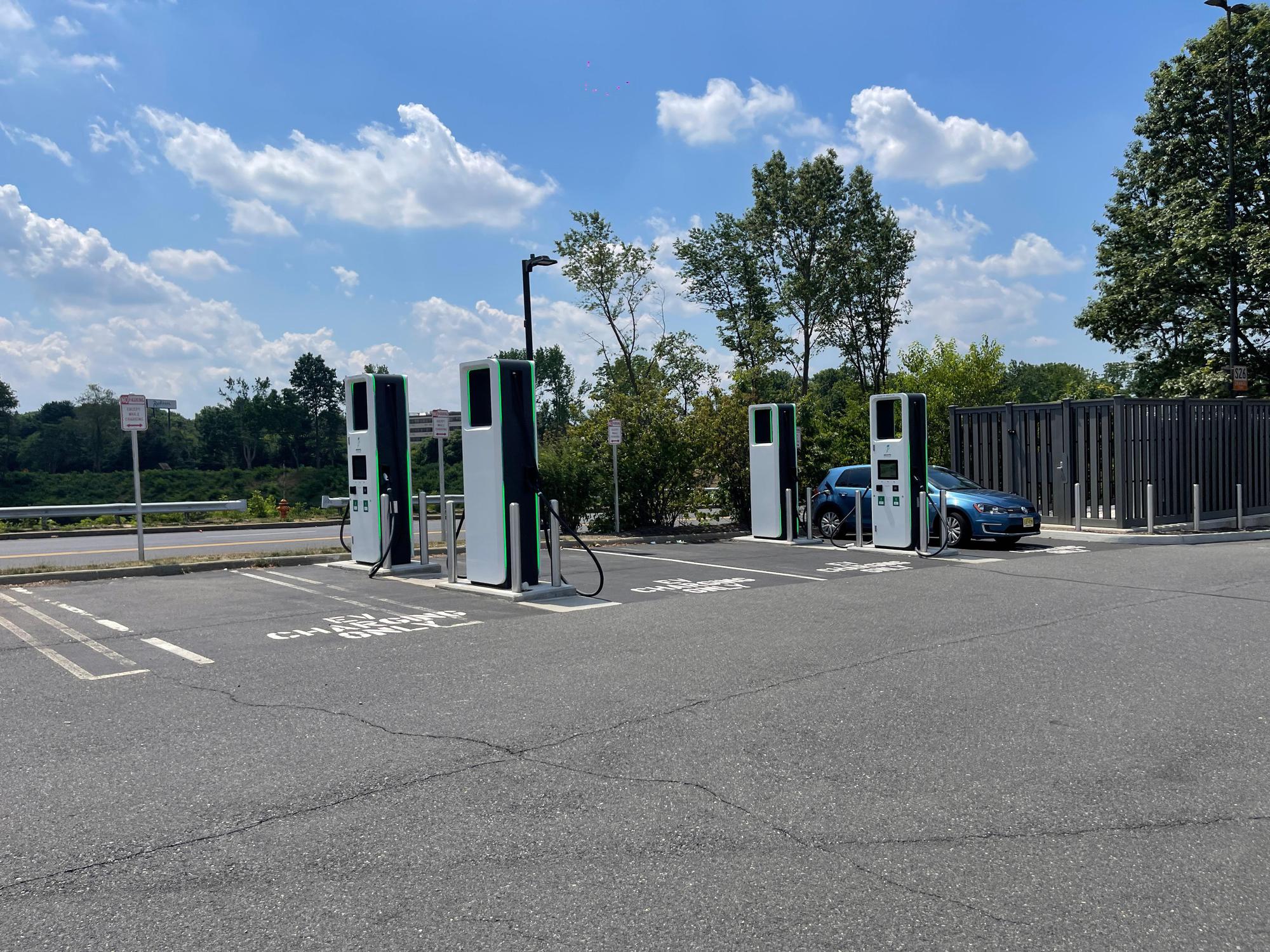 Freehold Raceway Mall | Freehold Township, NJ | EV Station