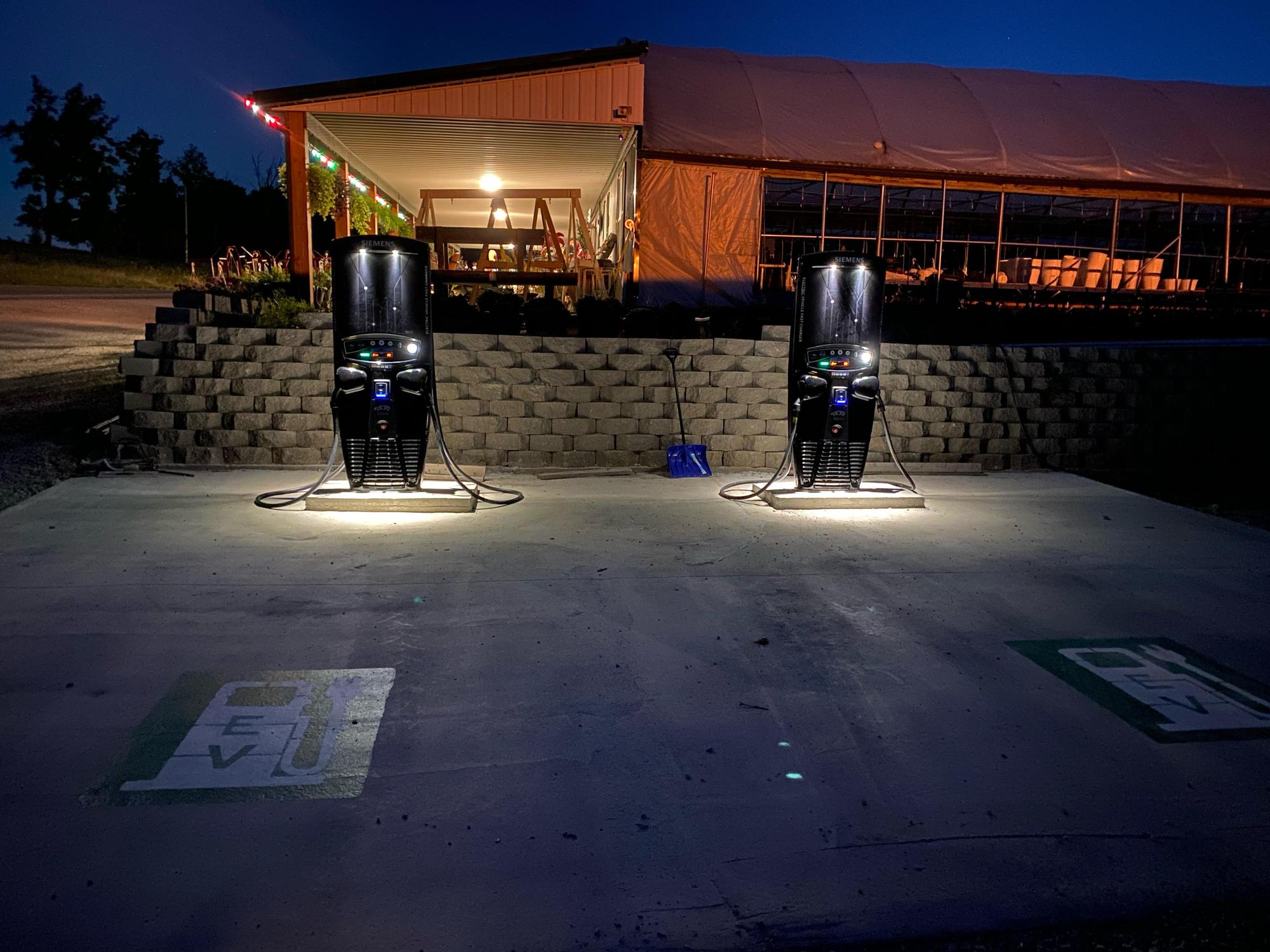 Dutch Valley Grocery Warrensburg | Warrensburg, MO | EV Station