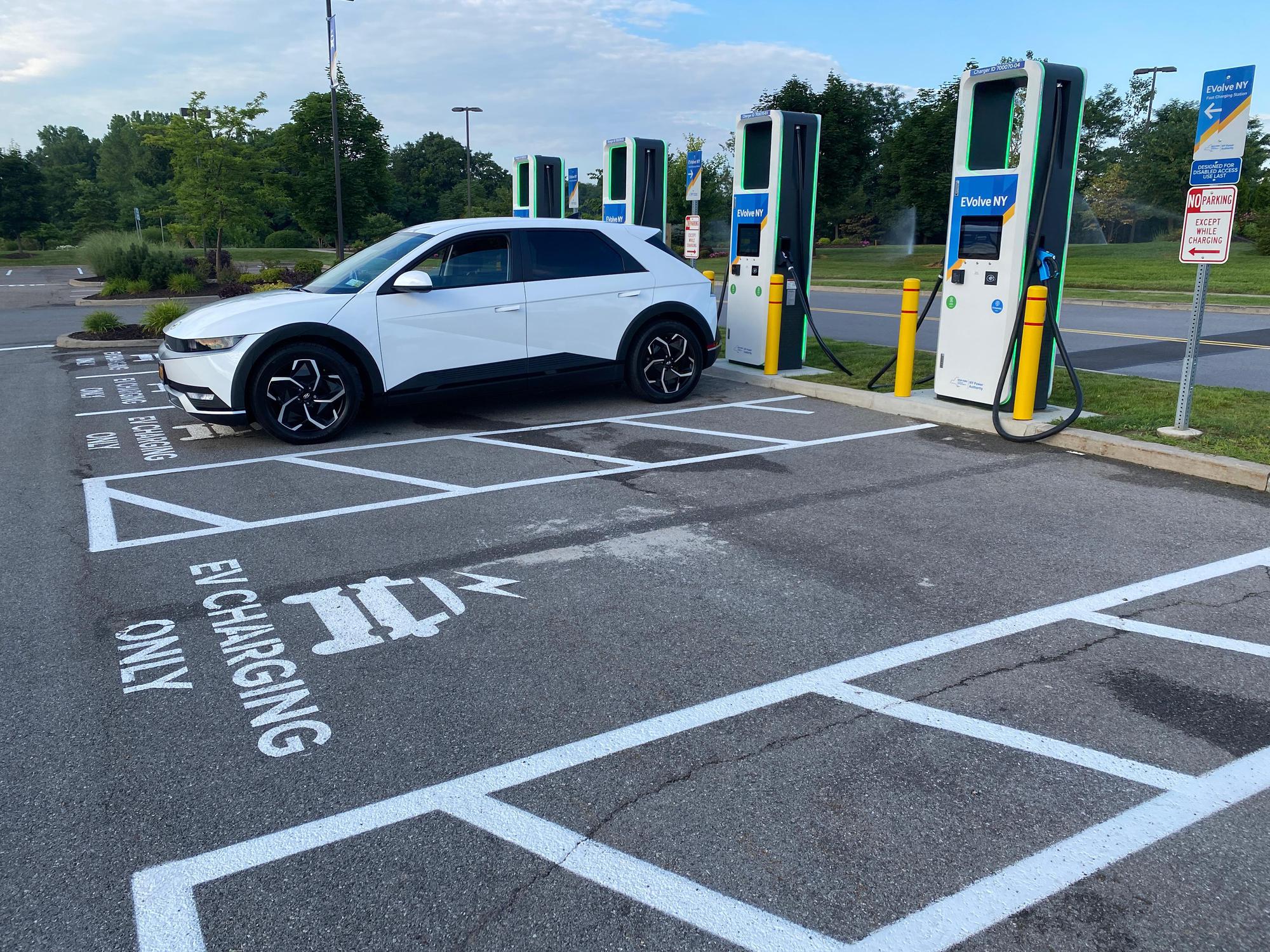 Victor Crossing | Victor, NY | EV Station